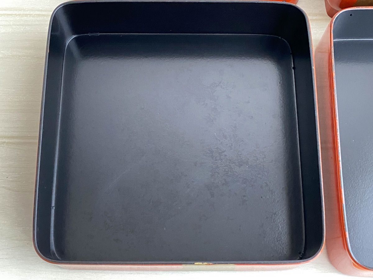 【TK193】漆器 3段重箱 朱色 金彩 松絵 幅約19cm 高さ約19cm お重 和食器 弁当箱 漆塗り 骨董 昭和レトロ - メルカリ