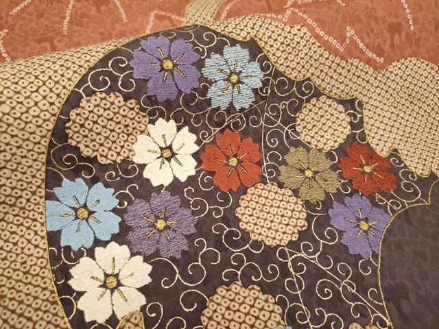 平和屋着物□極上 太鼓柄袋帯 刺繍 鹿の子花唐草文 金糸 逸品