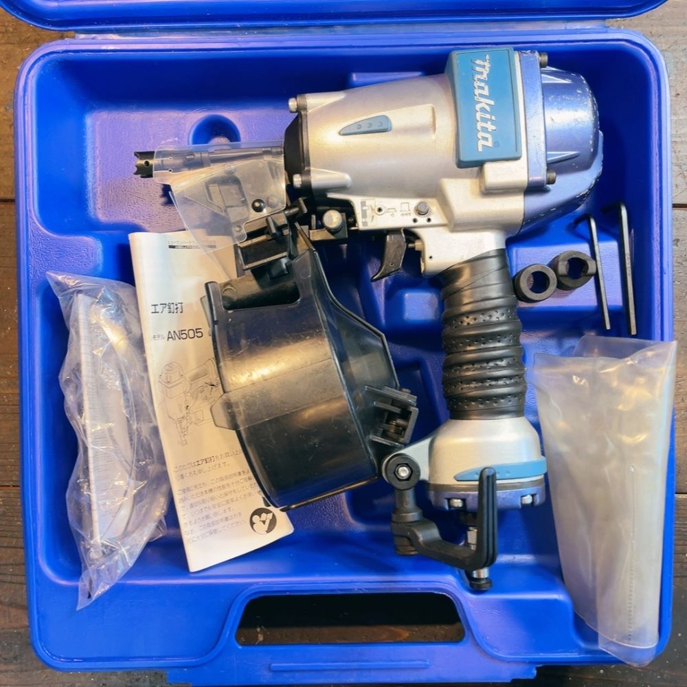 【7日保証・整備済】消耗部品多数交換♪マキタ makita 常圧 50mm 釘打ち機 AN505 ケース付き 動作良好！ - メルカリ
