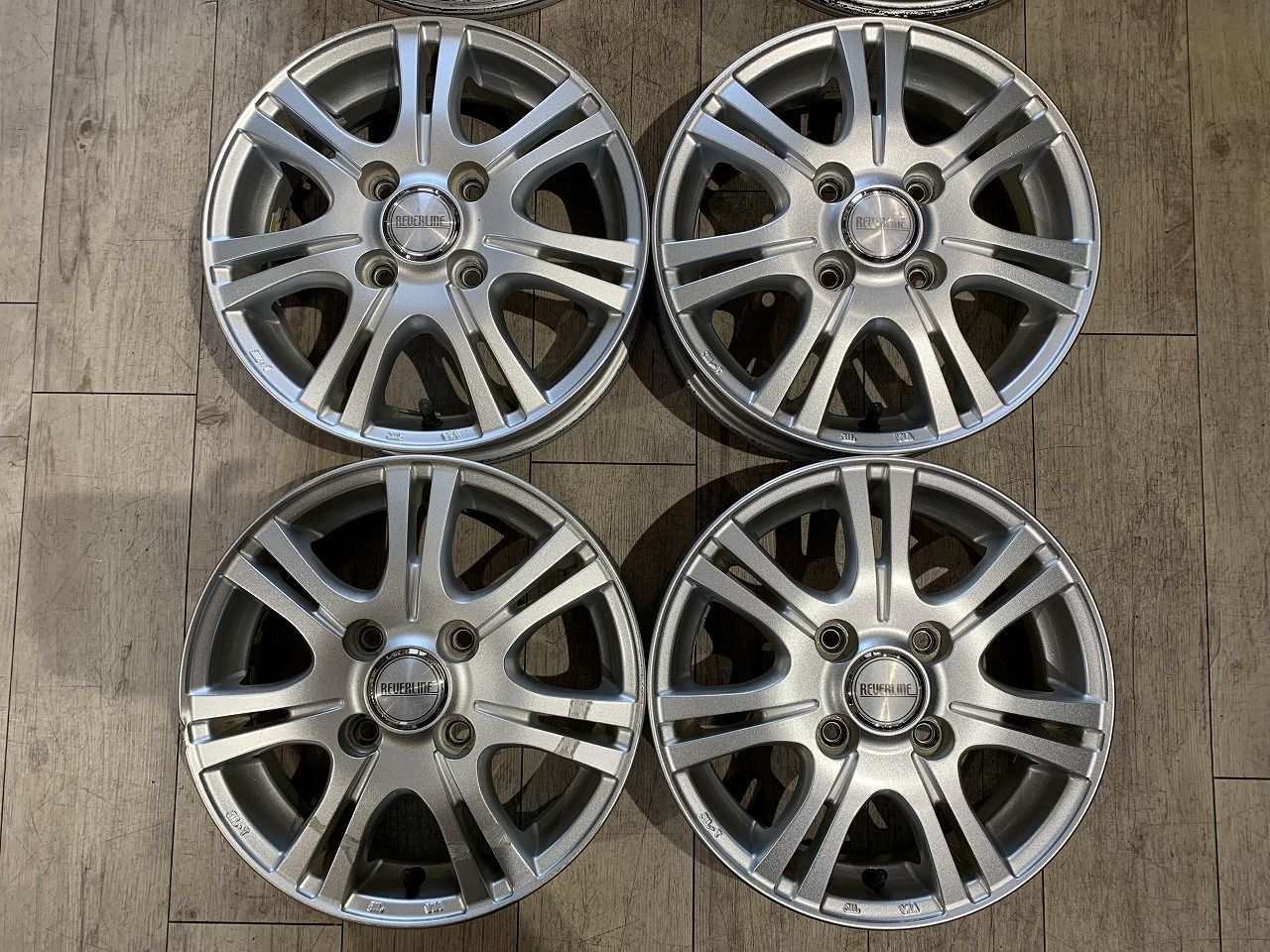 【2409001】DUNLOP REVERLINE M7 13インチ 4J +42 PCD100 4H 67mm 軽自動車 ワゴンR タント ...