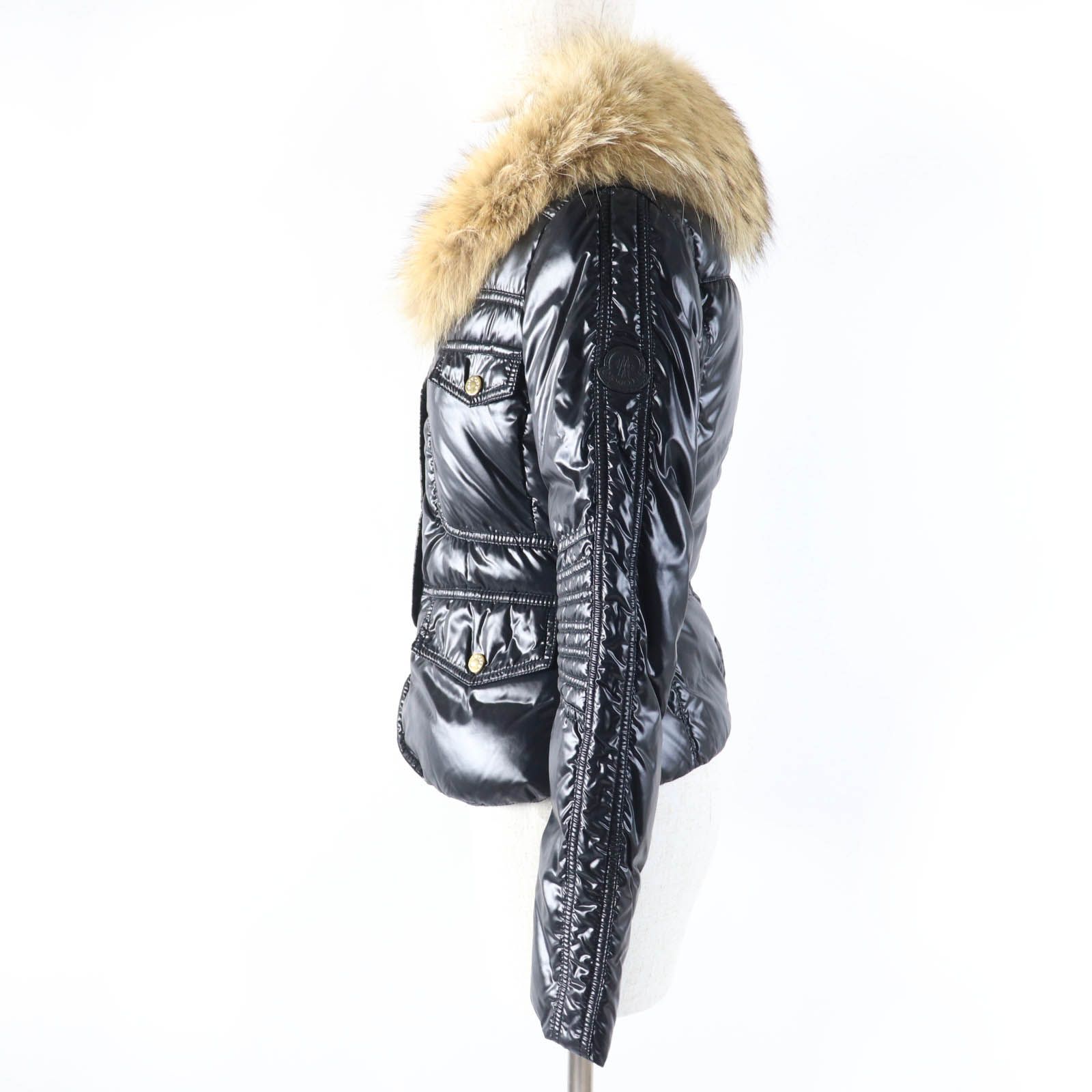 未使用品☆MONCLER モンクレール VEGAS コヨーテファー・ロゴ 未使用品☆MONCLER モンクレール VEGAS コヨーテファー・ロゴ