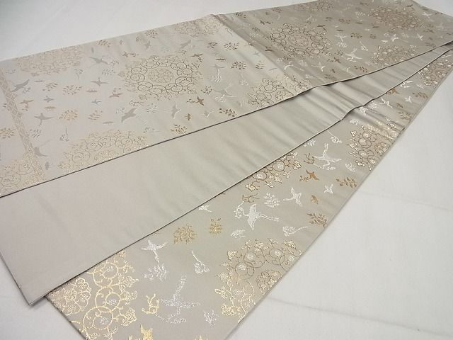 袋帯 逸品 龍村平蔵 落款 包み込む 龍 箔 ベージュ お太鼓柄 袋帯 逸品 龍村平蔵 落款 包み込む 龍 箔 ベージュ お太鼓柄