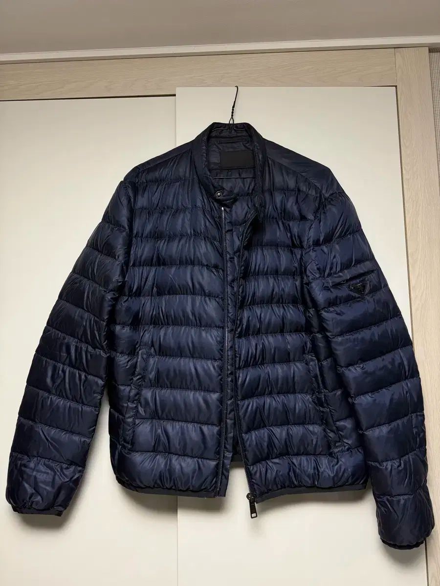 【雷市場（ポンジャン）商品韓国直送】 （ 100L ー 105Xl ／ 50 ) プラダ バイカー 軽量ダウン ダーク ネイビー - メルカリ