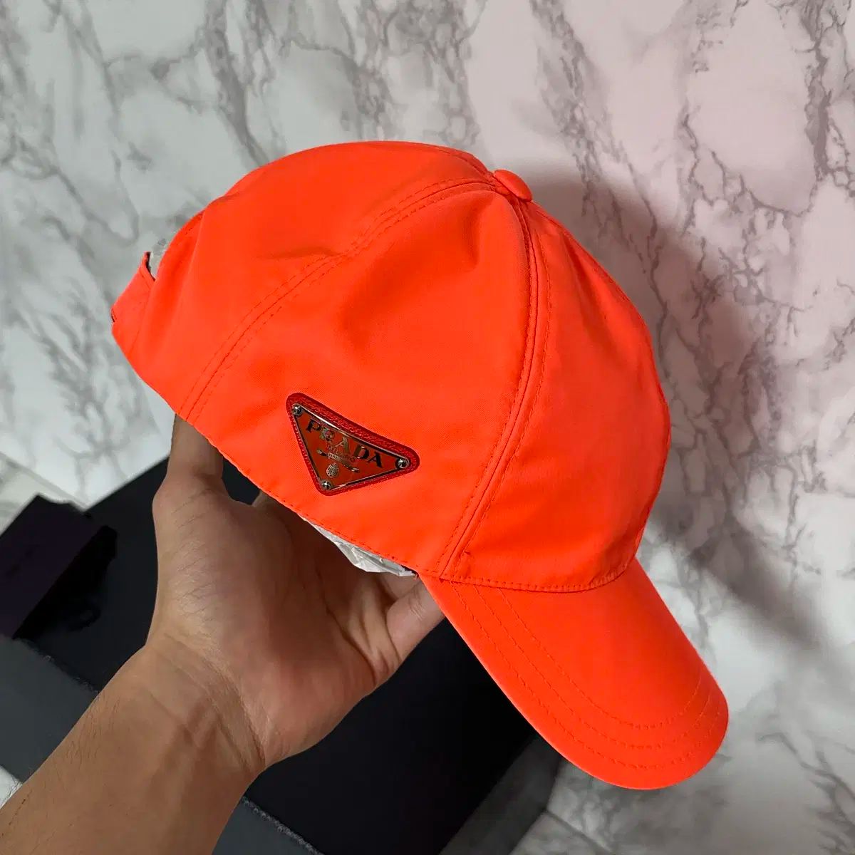 プラダ 2HC274 RE-NYLON三角プレートナイロン帽子 メンズ M 中古