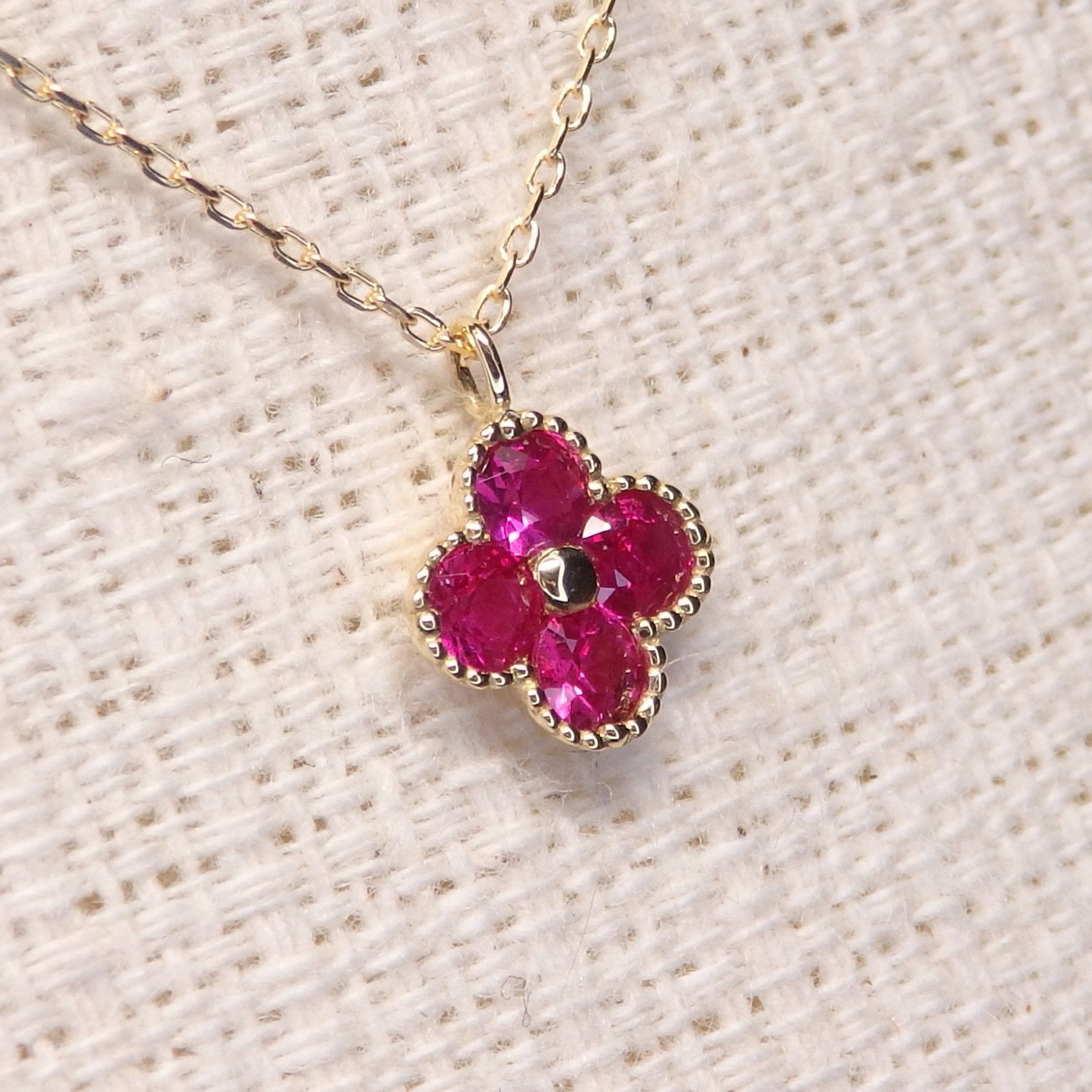 ルビー ネックレス 0.25ct Z5436 ゴールドK18 四葉 クローバー ルビー ネックレス 0.25ct Z5436 ゴールドK18 四葉 クローバー