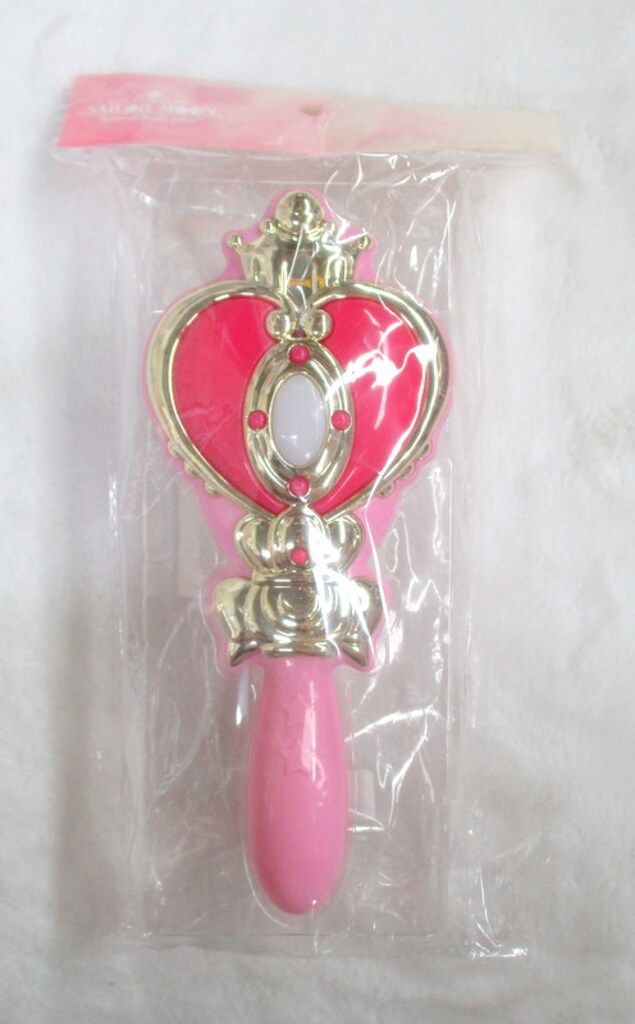 セーラームーン25th USJオリジナル ヘアブラシ - メルカリ