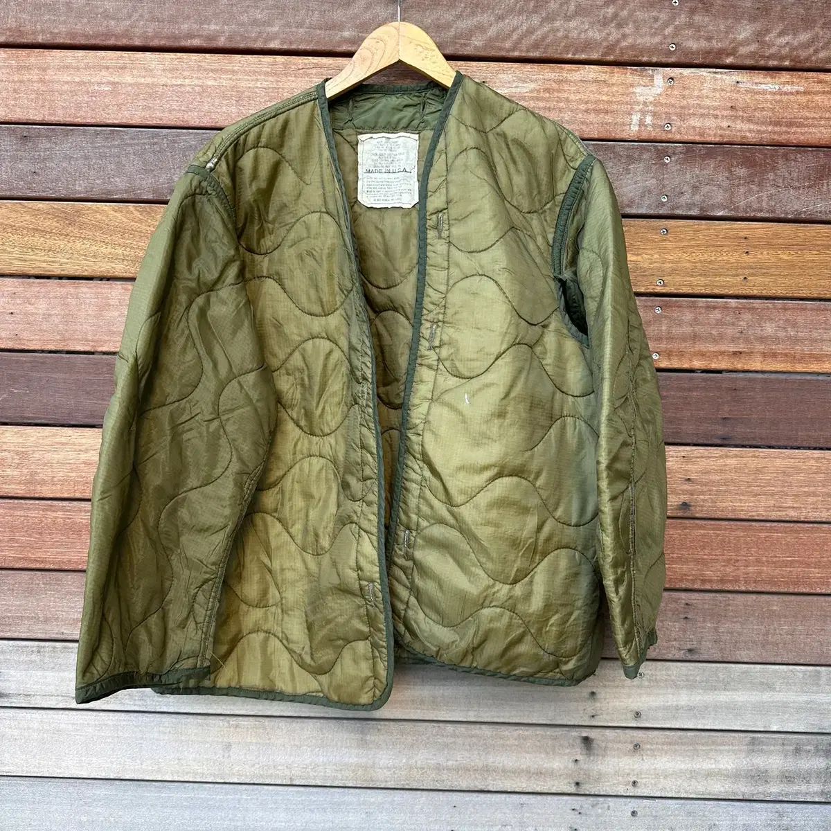 【雷市場（ポンジャン）商品韓国直送】 米軍 オリジナル m65 ライナー キルティングジャケット 81 年 L サイズ - メルカリ