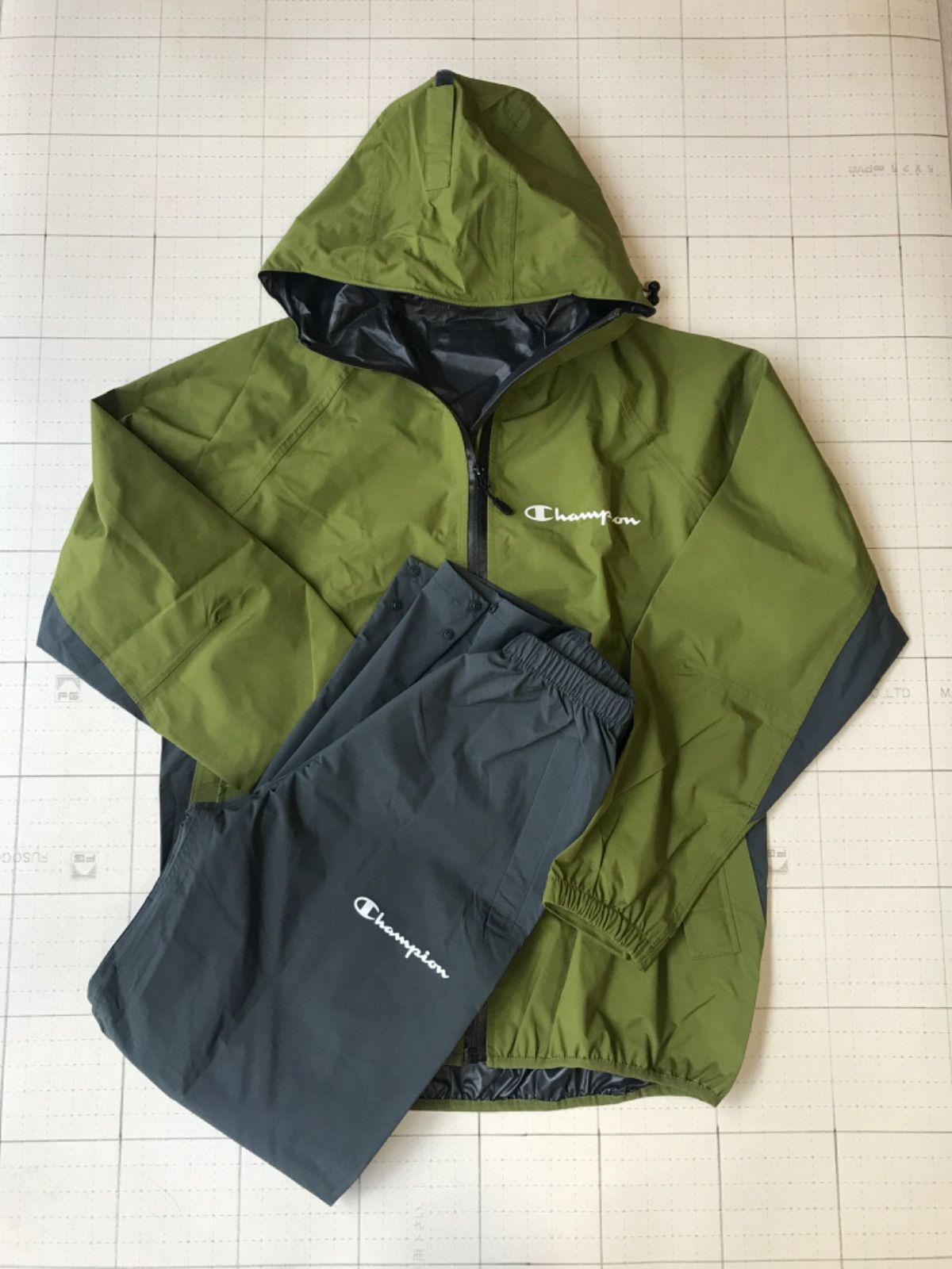 ト2412-⑦-3339 チャンピオン Champion レインウェア セットアップ カーキ×グレー M - メルカリ