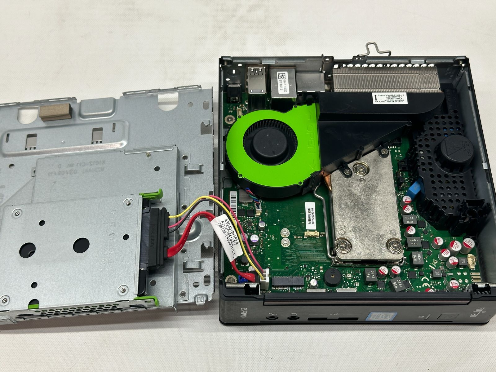 Win11Pro 第9世代 i3 搭載 小型ビジネスPC FUJITSU ESPRIMO Q558/B i3-9100T @3.10GHz メモリ4GB SSD256 Windows11 ...