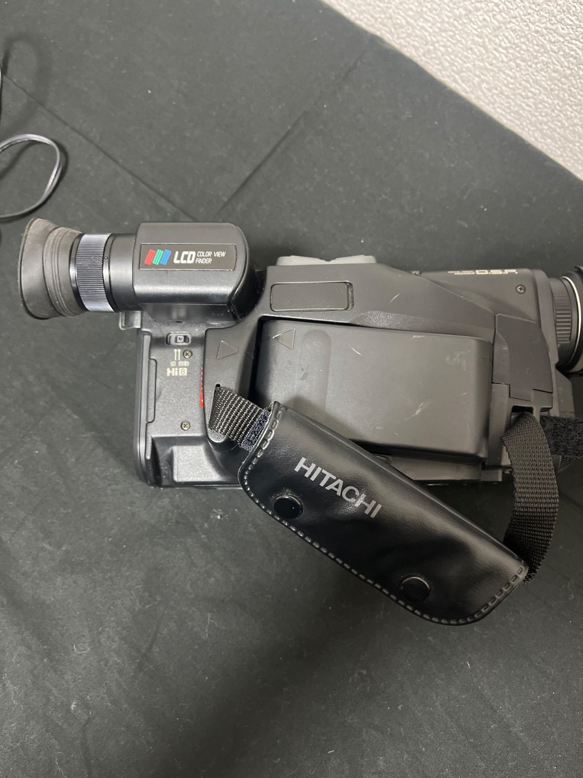 日立 Hi 8 ビデオカメラ HITACHI VM-H39 バッテリーチャージャー付 VM-AC90 ジャンク扱い - メルカリ