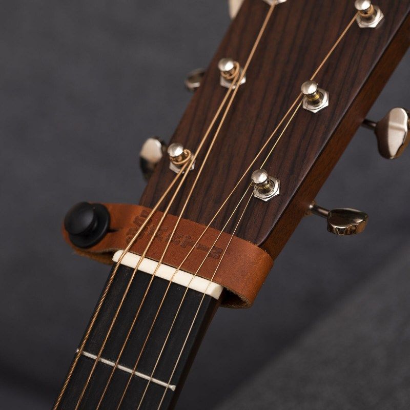 Martin 18A0032 Brown Headstock Tie ストラップボタン〈マーティン〉 - メルカリ