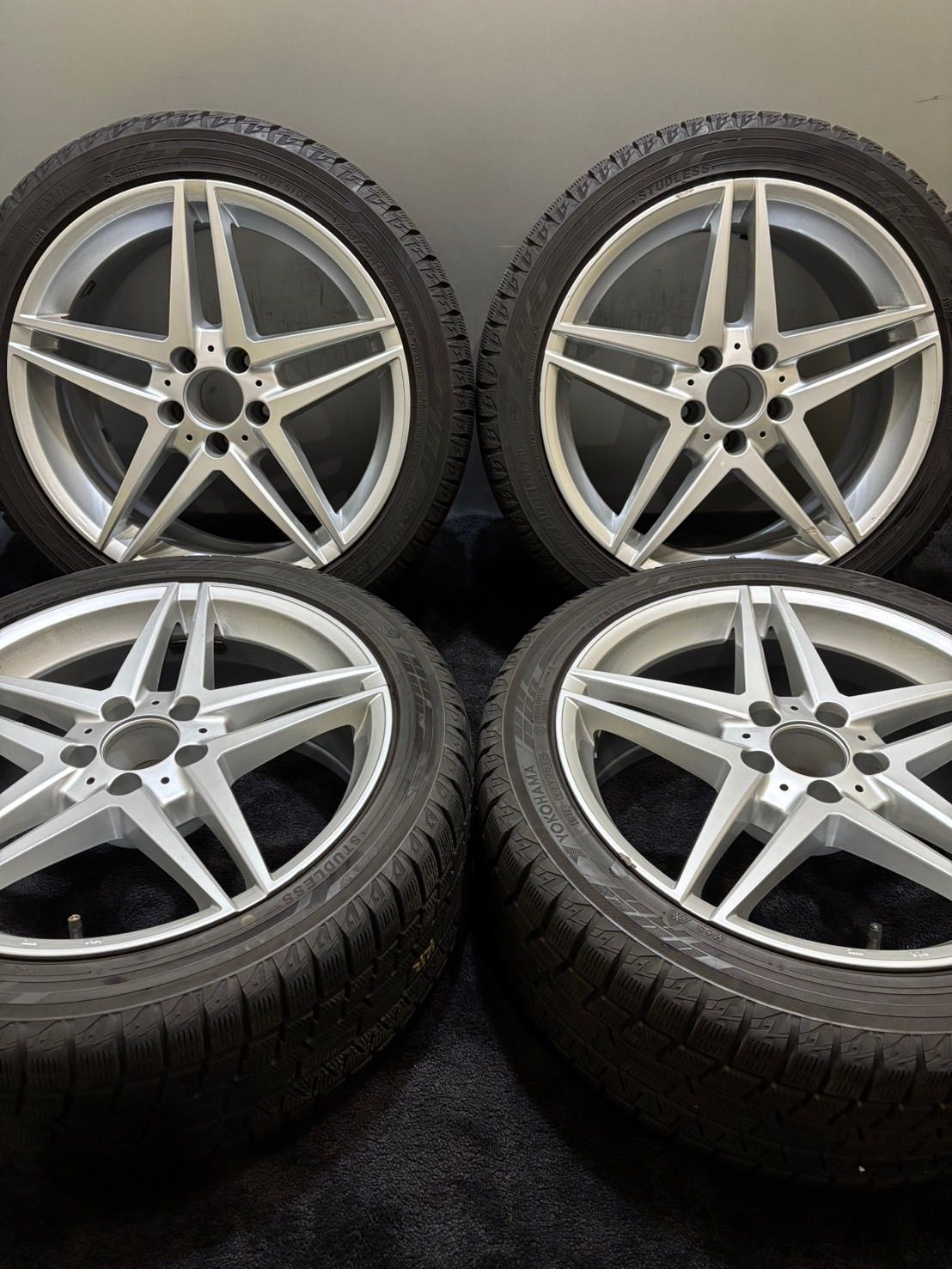 ★255/40R18 YOKOHAMA/ice GUARD iG60 18年製 AGA 18インチ 8.5J +30 112 5H スタッドレス 4本 アウディ A7 A8 (南5-I106 ...