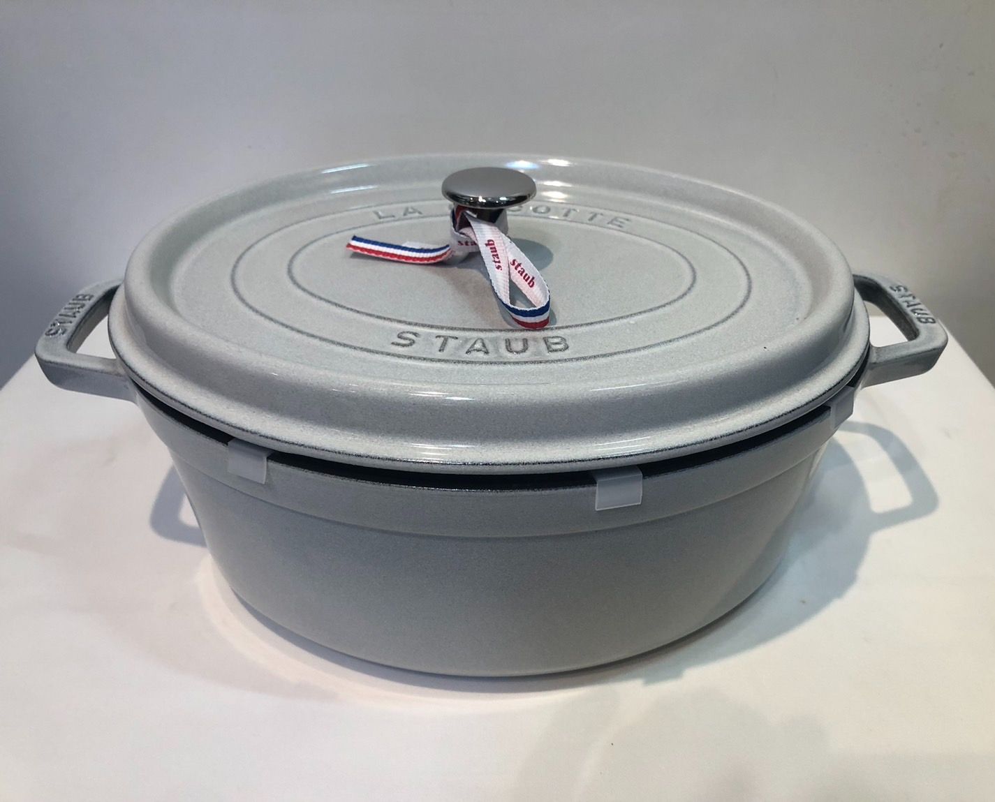値下げ【新品未使用】staub ストウブ ピコ・ココット オーバル 31cm カンパーニュ G - メルカリ