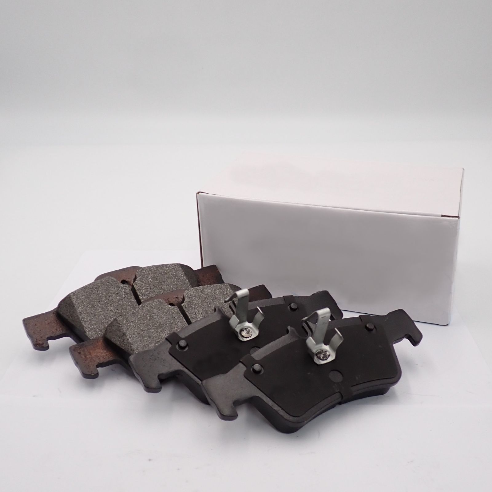 リアブレーキパッド 左右セット ベンツ W211 W212 W215 W216 W219 W220 W221 R230 互換品 ...