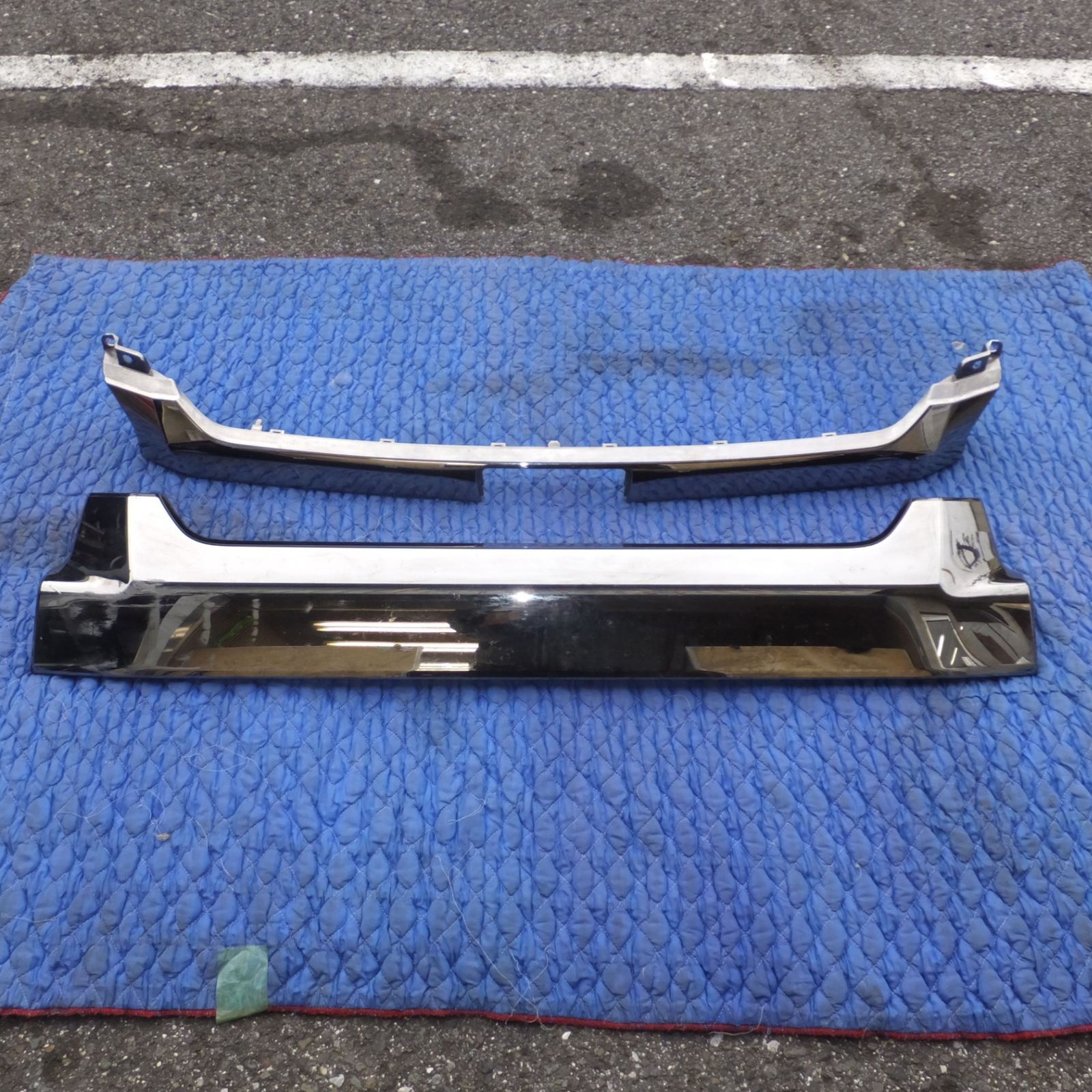 [送料無料] 岐阜発★トヨタ TOYOTA 純正 ハイエースワイド 200系 5型 フロントグリルカバー 53111-26550 53111 ...