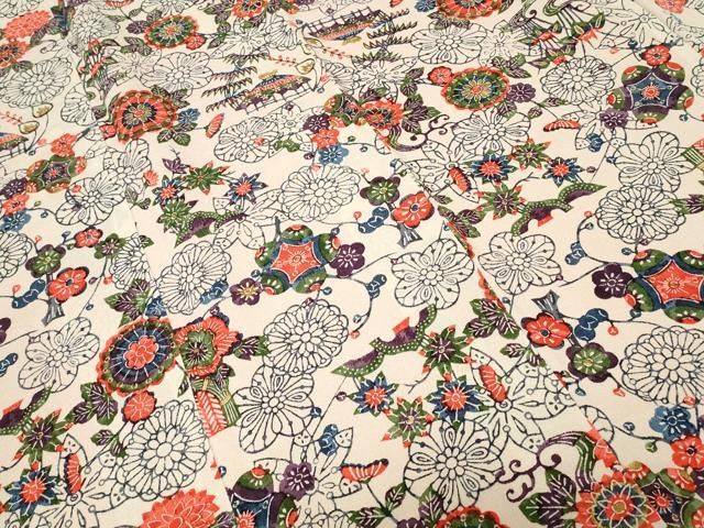 平和屋着物○上質な小紋 立波御所車花文 暈し染め 鬼しぼ