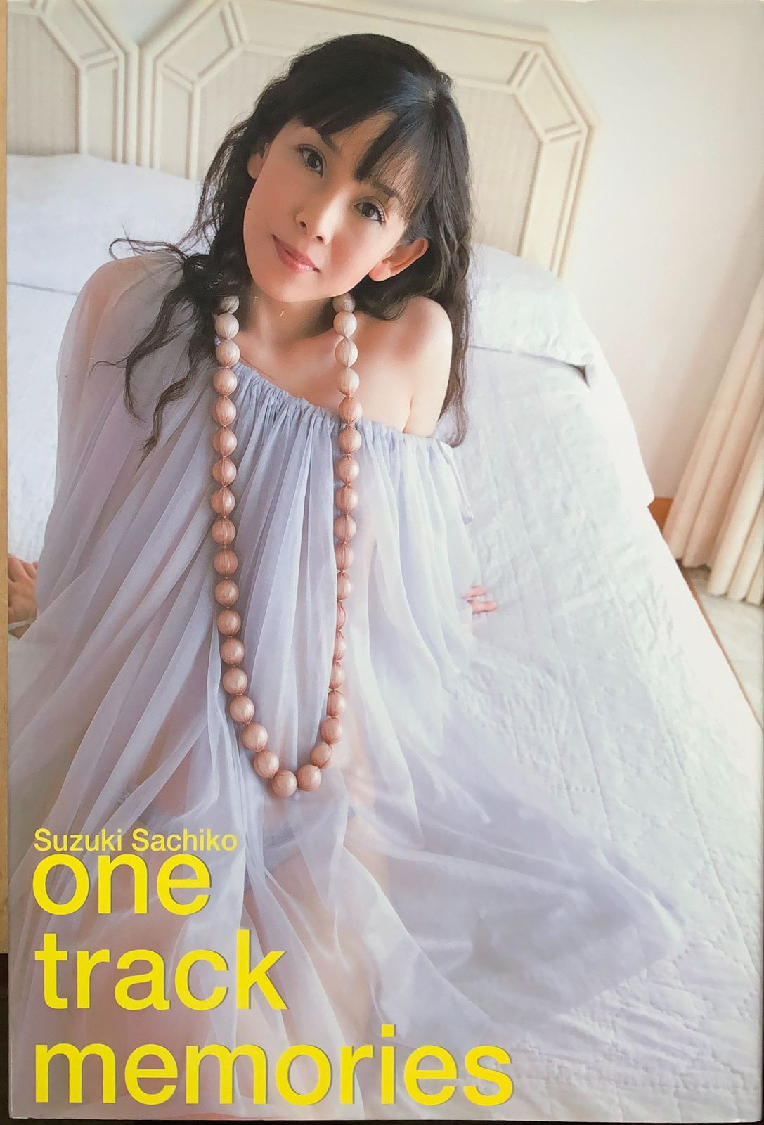 鈴木早智子写真集『one track memories』 管理番号：20230901-1 - メルカリ