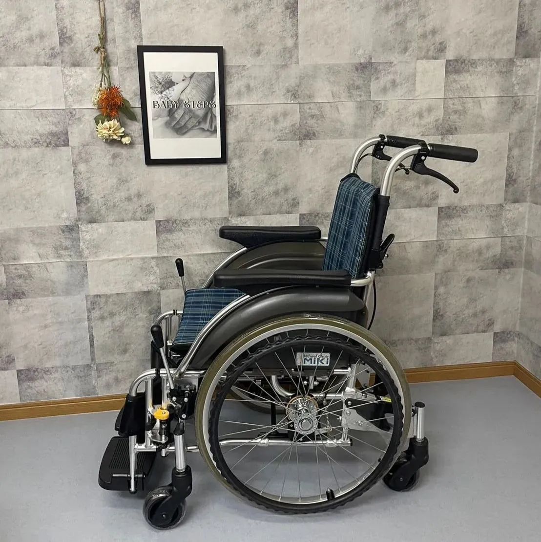 SKT-5 Miki 自走車椅子 コンパクト車椅子 自走式 車椅子 6輪 スキットシリーズ ミキ 中古 介護用品 - メルカリ