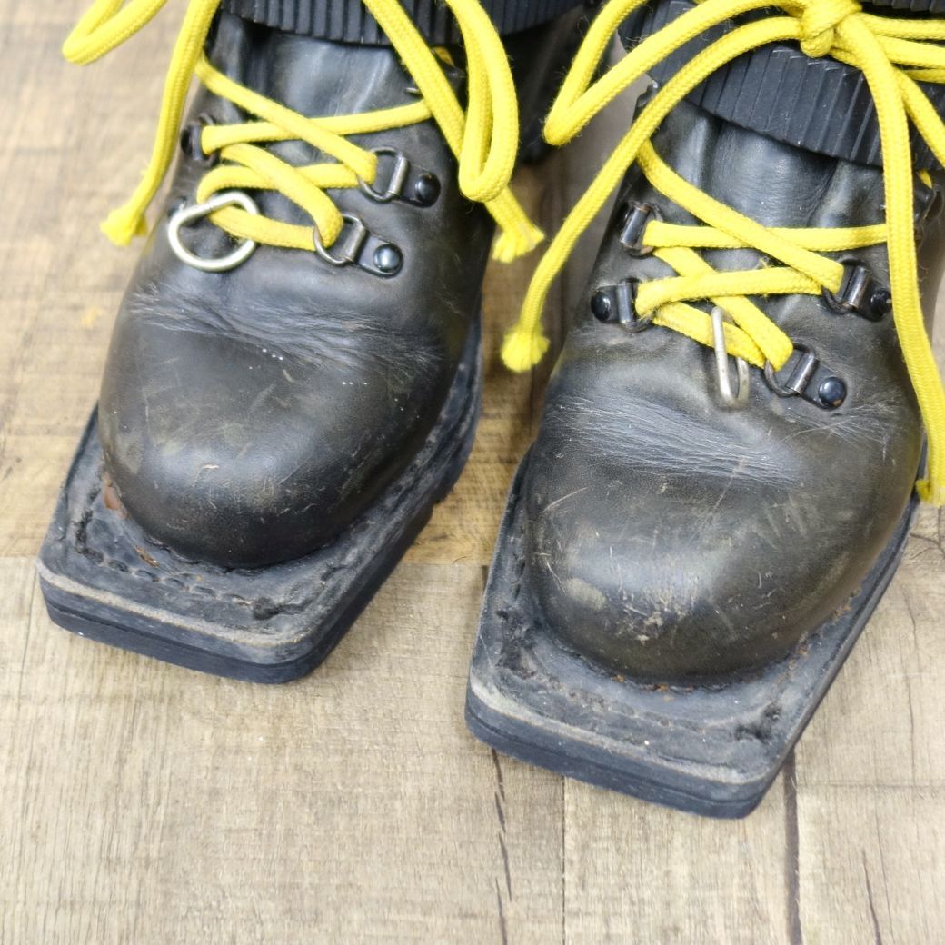 アゾロ ASOLO EXTREME PLUS エクストリーム プラス テレマーク スキー ブーツ UK4.5 3ピン 75mm アウトドア - メルカリ