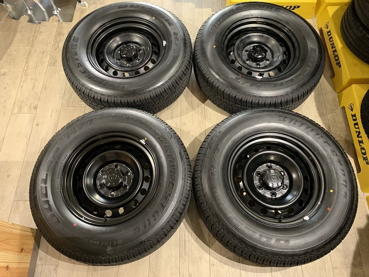 【2410005】新車外し トヨタ FJクルーザー 純正 17インチ 7.5J +15 PCD139.7 6H + BRIDGESTONE ...