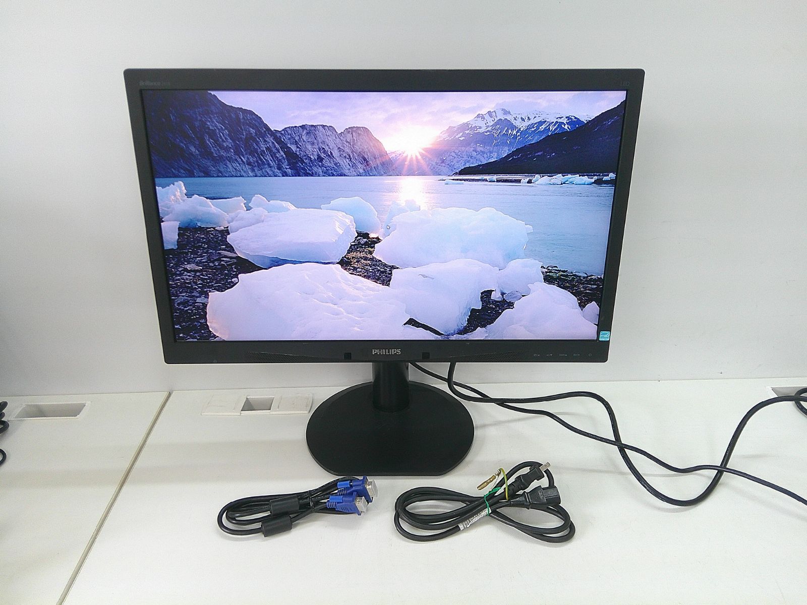PHILIPS 241B4L 24インチ液晶モニター 昇降・回転可能 D-subコード付き Z0081 - メルカリ