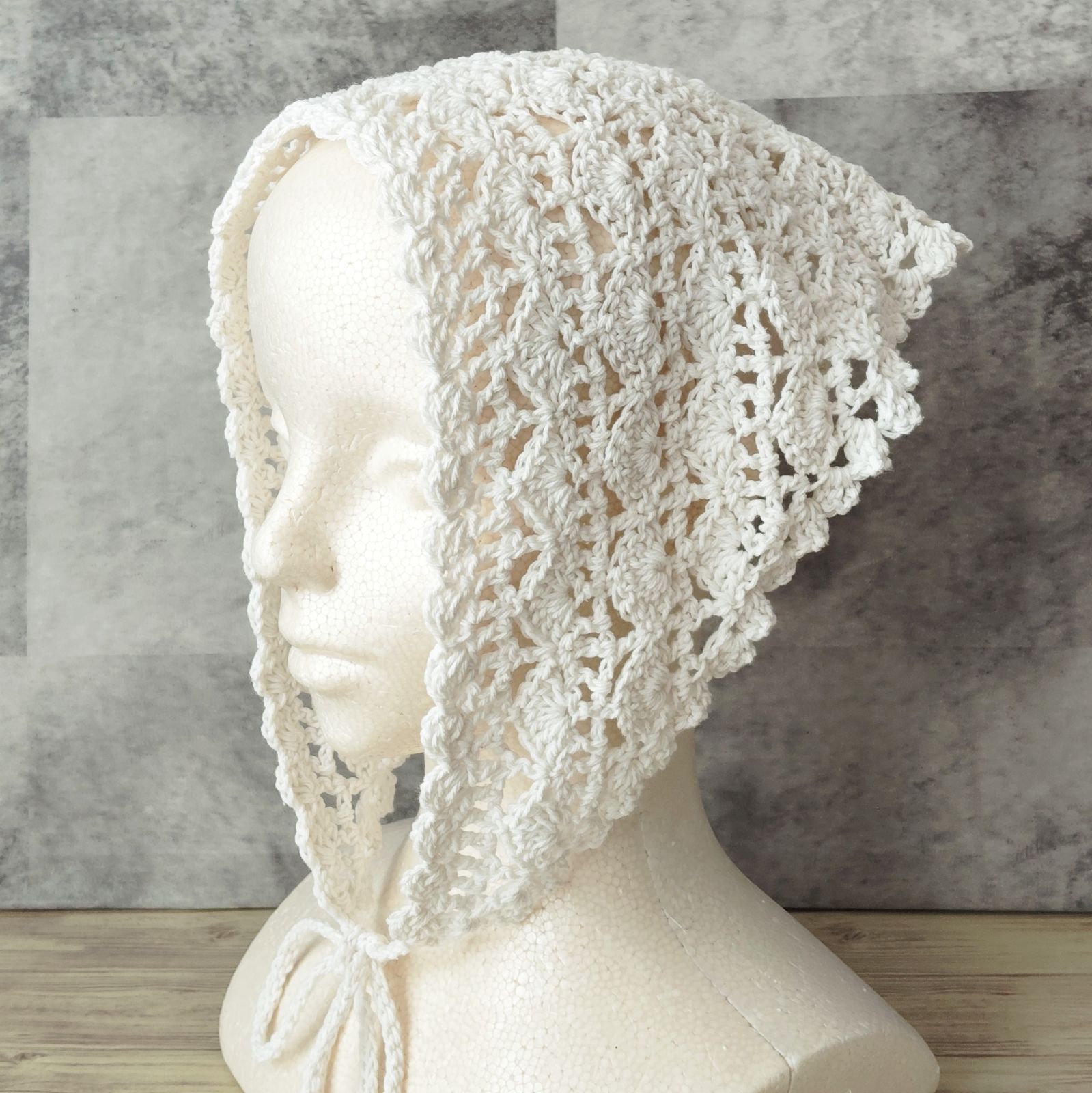 バブーシュカ ニットスカーフ 三角スカーフ 手編み かぎ針編み クロシェ バンダナ コットン シロ - メルカリ