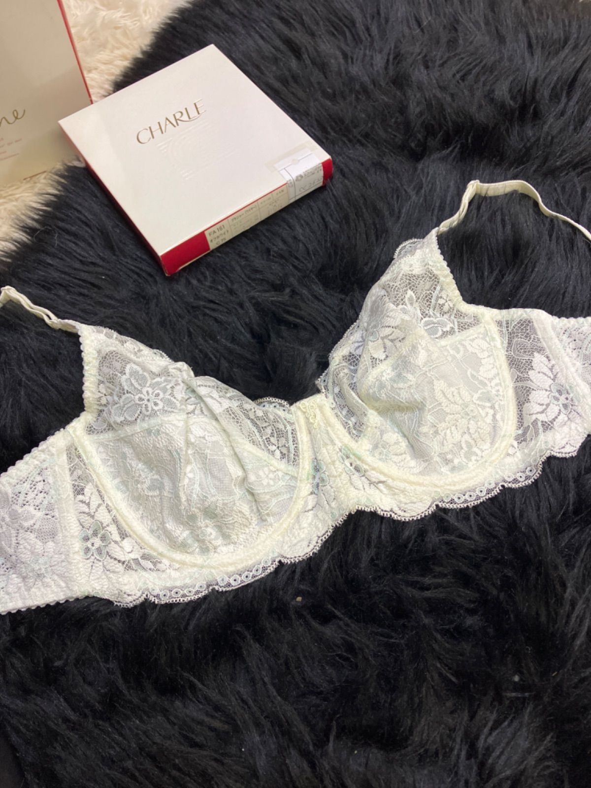 cc2623♪シャルレ♪新品♪ロングセラー♪夏に涼しい♪総レース♪4/3カップ♪ワイヤーブラジャー♪C75♪FA161♪オフホワイト - メルカリ