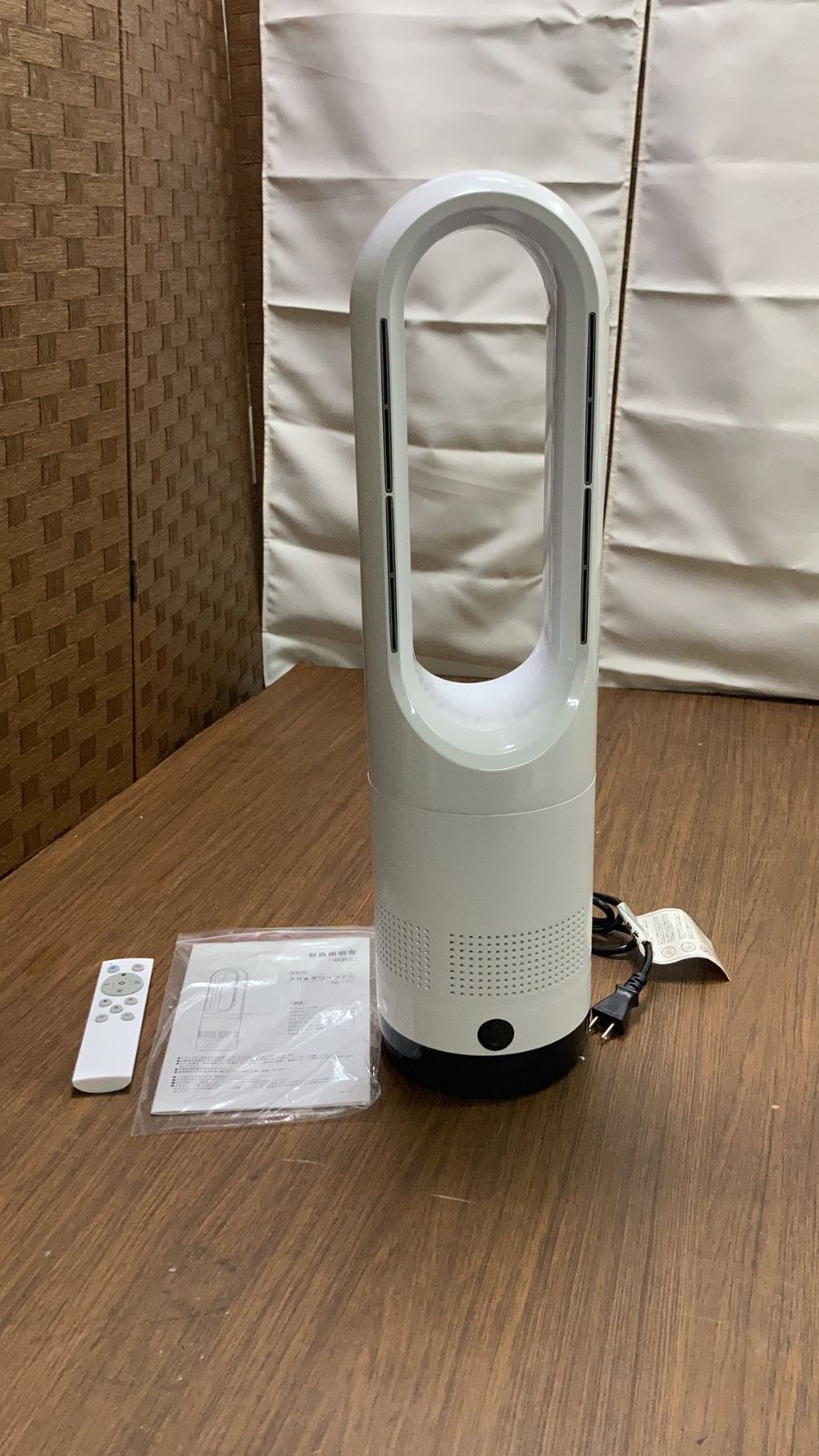 冷暖タイプ ブレードレスタワーファン 小型 スリム 温冷風扇 リビング扇風機 羽なし自動首振り リモコン付き 【ホワイト】 xr-tk05-wh - メルカリ