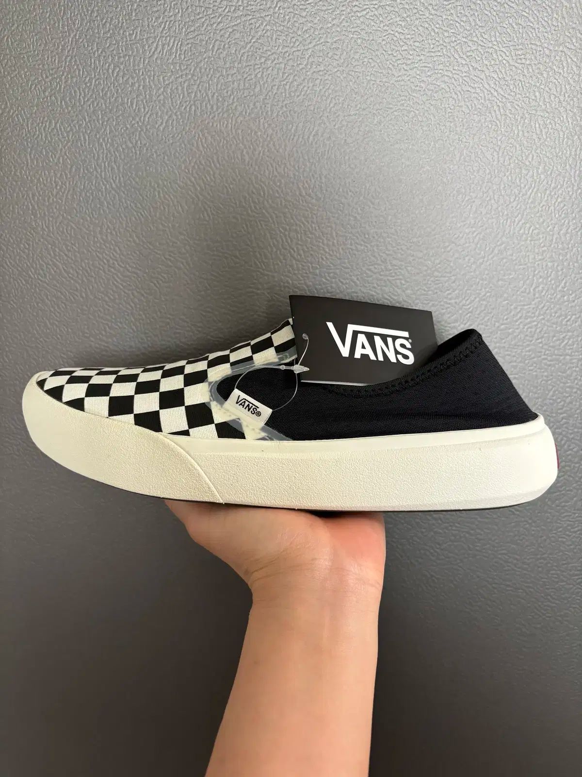 【雷市場（ポンジャン）商品韓国直送】270 VANS(バンズ) コンフィクッシュ 勝ちました 黒 チェッカーボード スニーカーズ 新品 - メルカリ