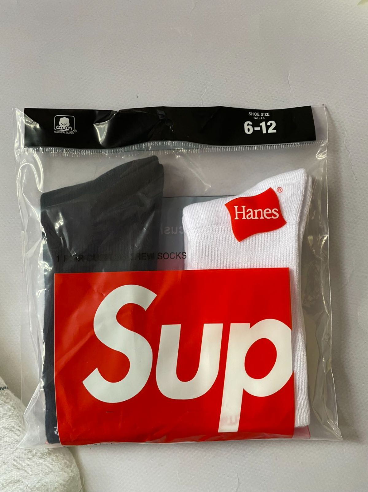 新品未使用 Supreme Hanes ソックス 2足分 白と黒セット | Shop at Mercari from Japan! | Buyee