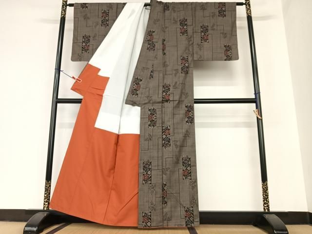 平和屋着物○本場大島紬 泥染め 一元絣 色紙舞蝶文 正絹 逸品