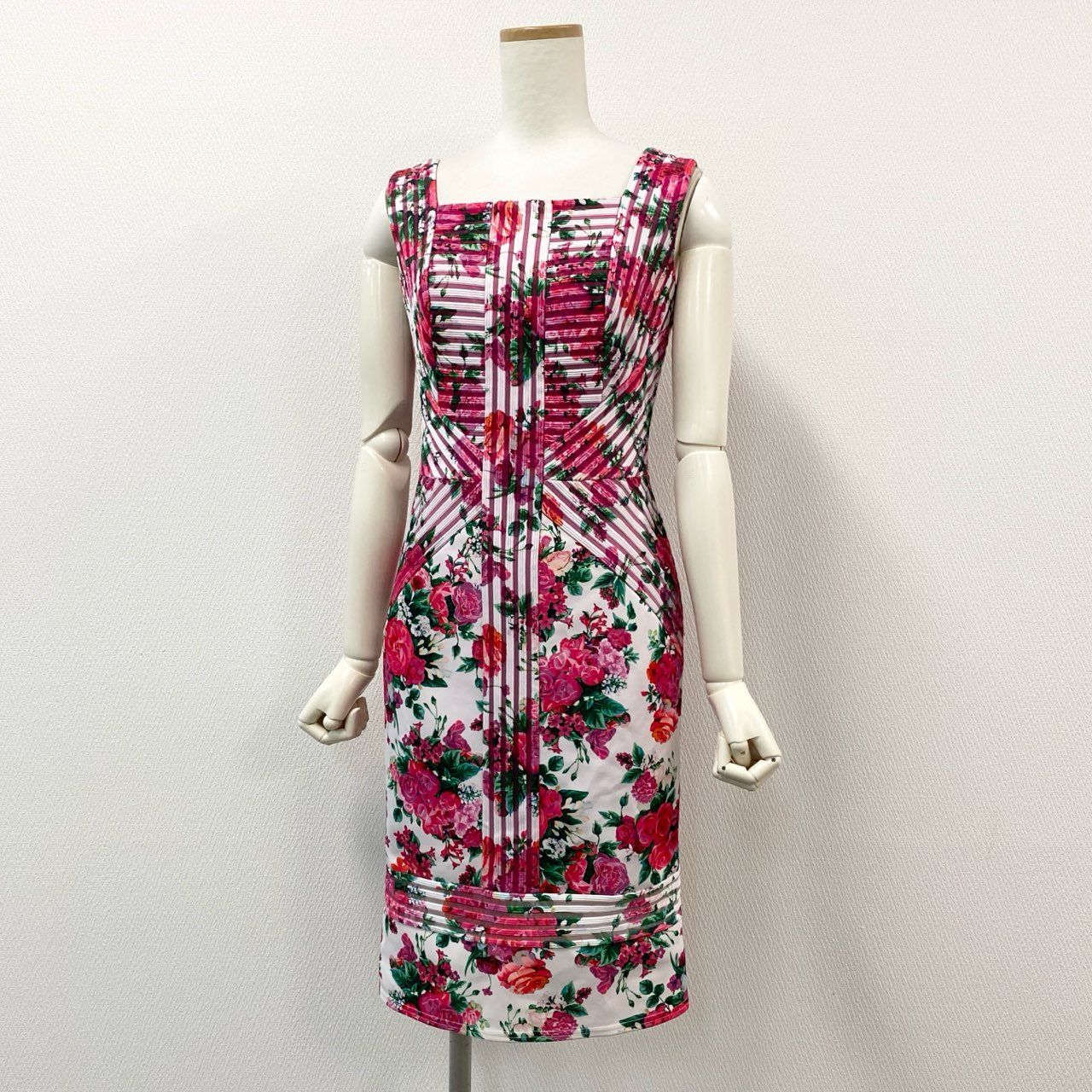 81h7 TADASHI SHOJI タダシショージ ノースリーブワンピース 膝丈ワンピース 花柄 バラ タイトスカート 0 ホワイト マルチ ...