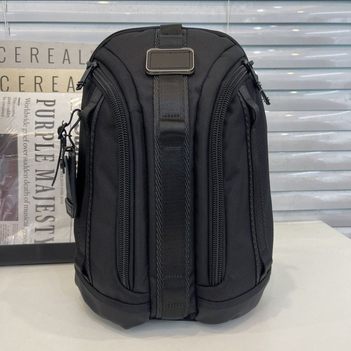 新品 TUMI トゥミ ナイト スリング ボディバッグ バックパック ブラック 232743 - メルカリ