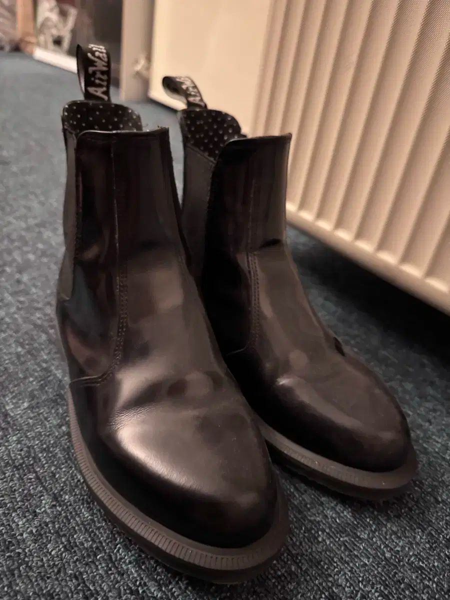 DR. MARTENS(ドクターマーチン) フローラ チェルシーブーツ 250 （ UK6 ） - メルカリ