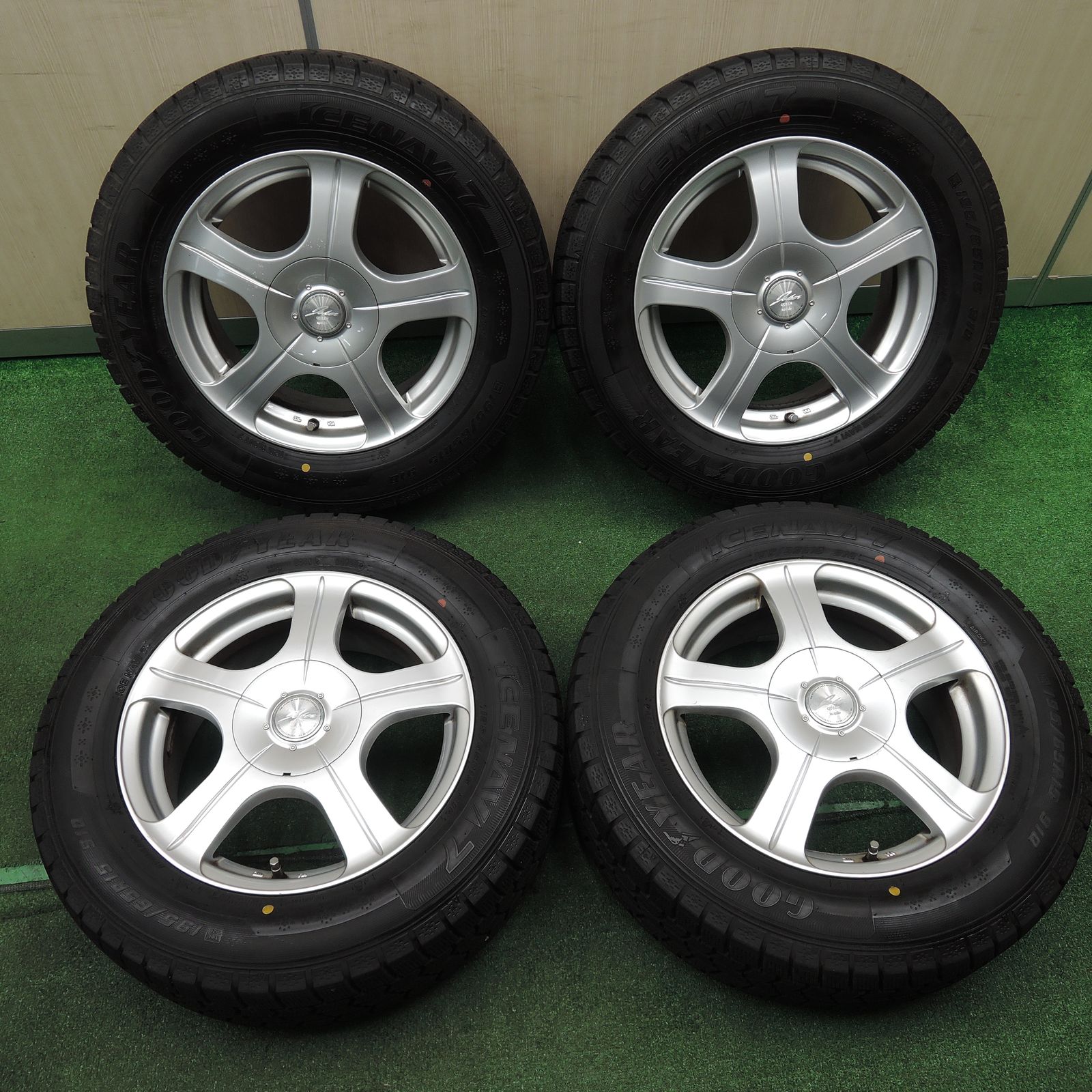 *送料無料*バリ溝！20年！キレイ！9分★スタッドレス 195/65R15 グッドイヤー アイスナビ7 JOKER QUEEN ジョーカー 15インチ PCD114.3/5H ...