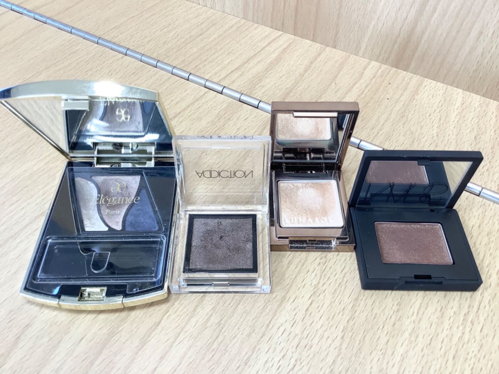 G661デパコスアイシャドウ4点セット ルナソル ライティングアイズ07 エレガンス ファンタムアイズリミテッドケースⅠ 、NARSナーズ ...