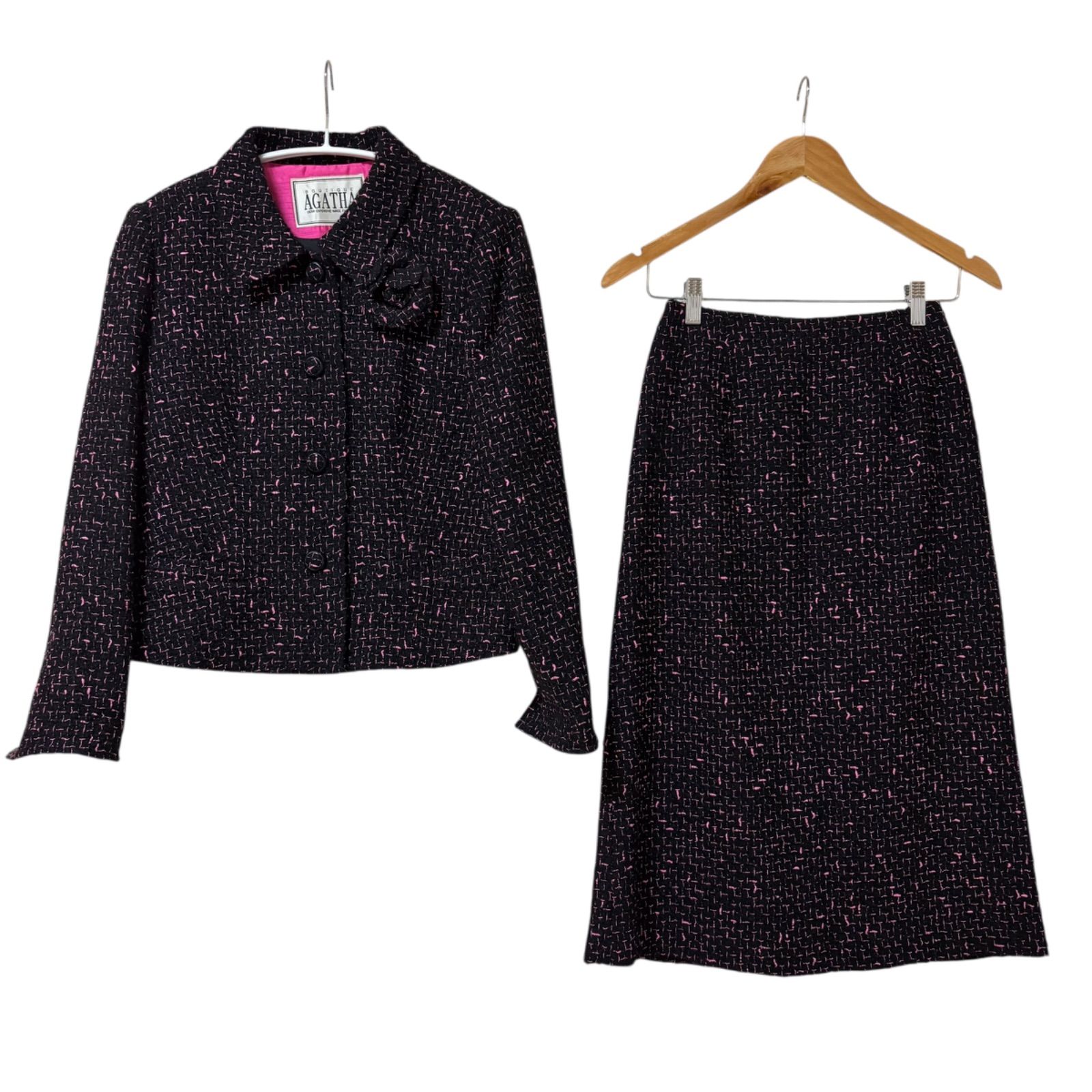 Z1539 BOUTIQUE AGATHA ブティックアガサ ツイード セットアップ ブラック×ピンク コサージュ付き レディース 9AR ...