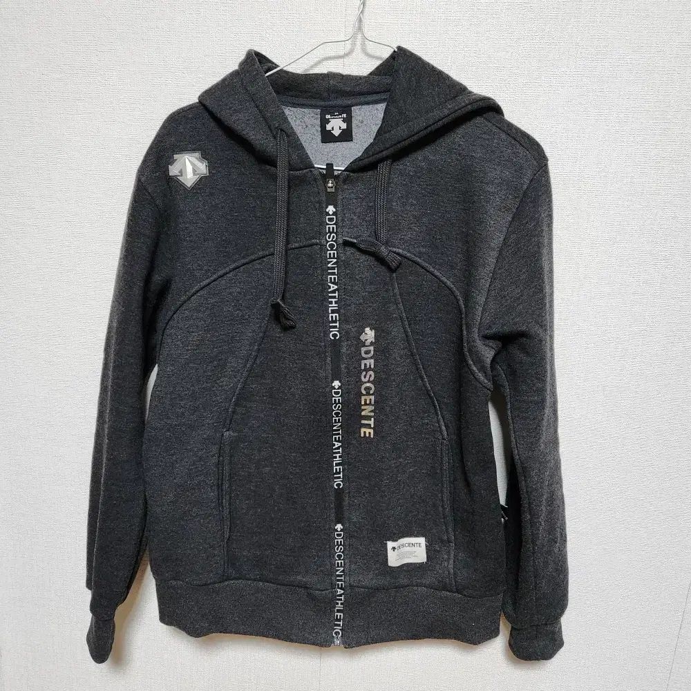DESCENTE(デサント) レディース フードジャケット 95M 66 ホー@ 9967 - メルカリ