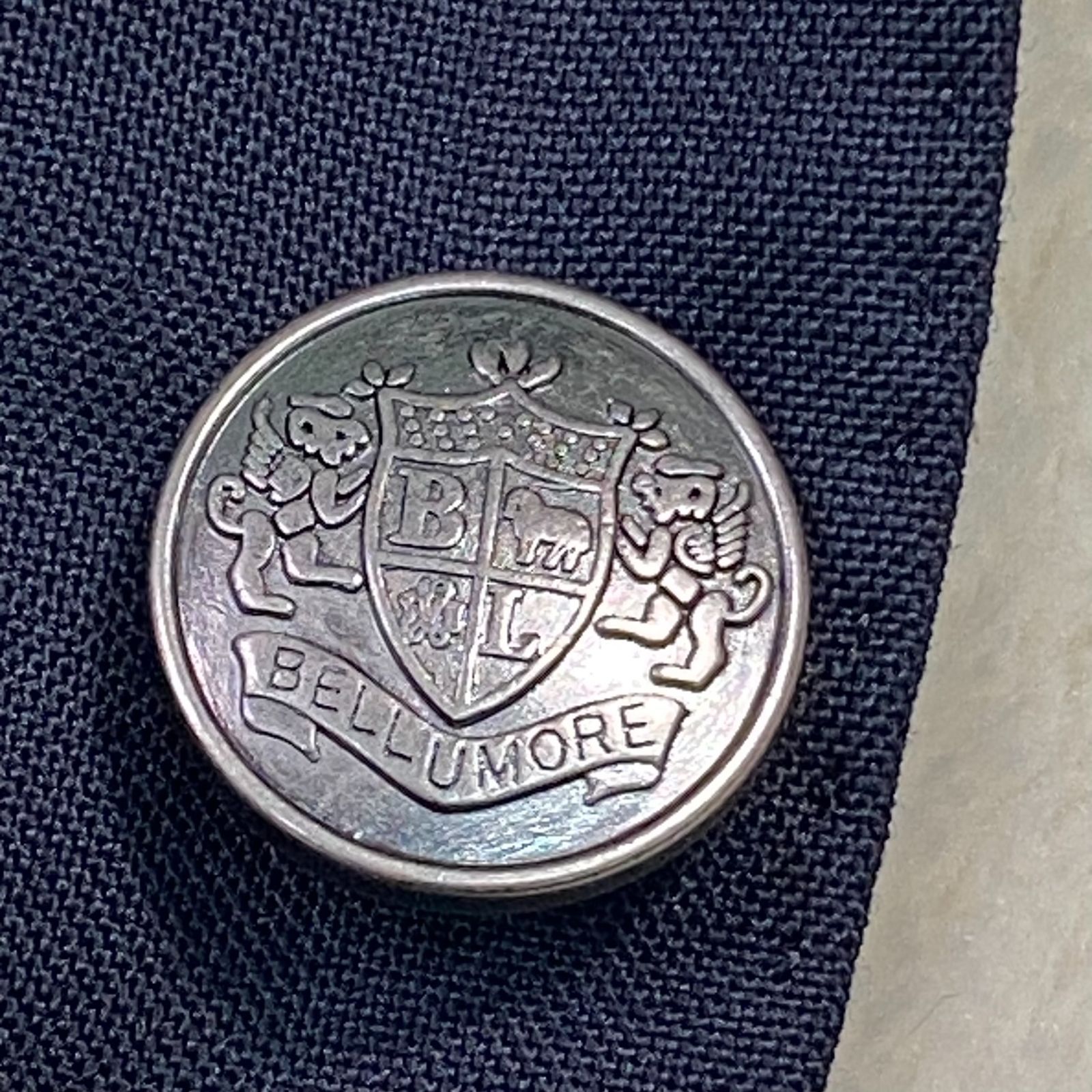 BELLUMORE ベルモーレ モヘヤ混 2Bテーラードジャケット E5 背抜き メタルボタン 刻印 濃紺 - メルカリ