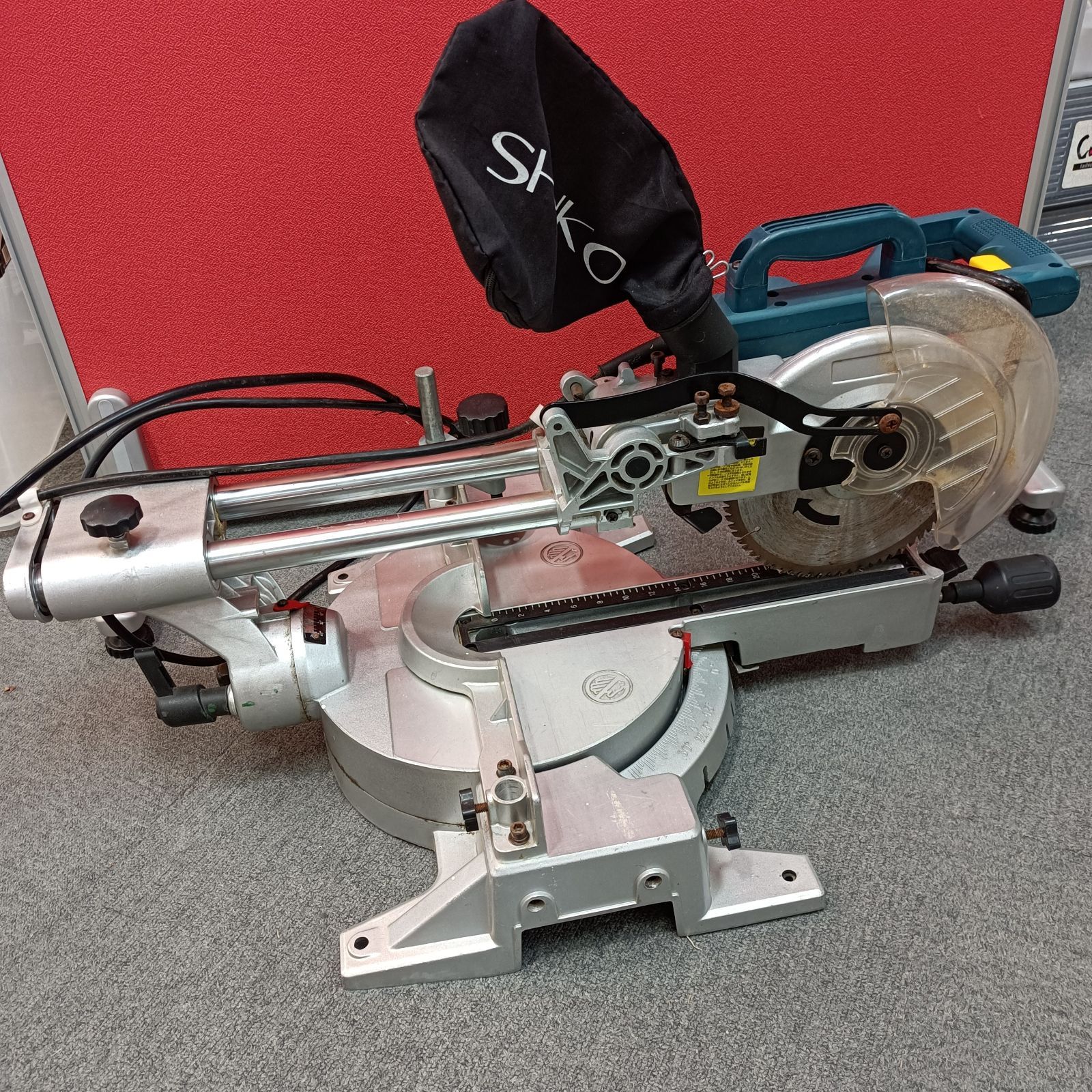 SHINKO 卓上スライド丸ノコ SSC-190 A0427-4 - メルカリ