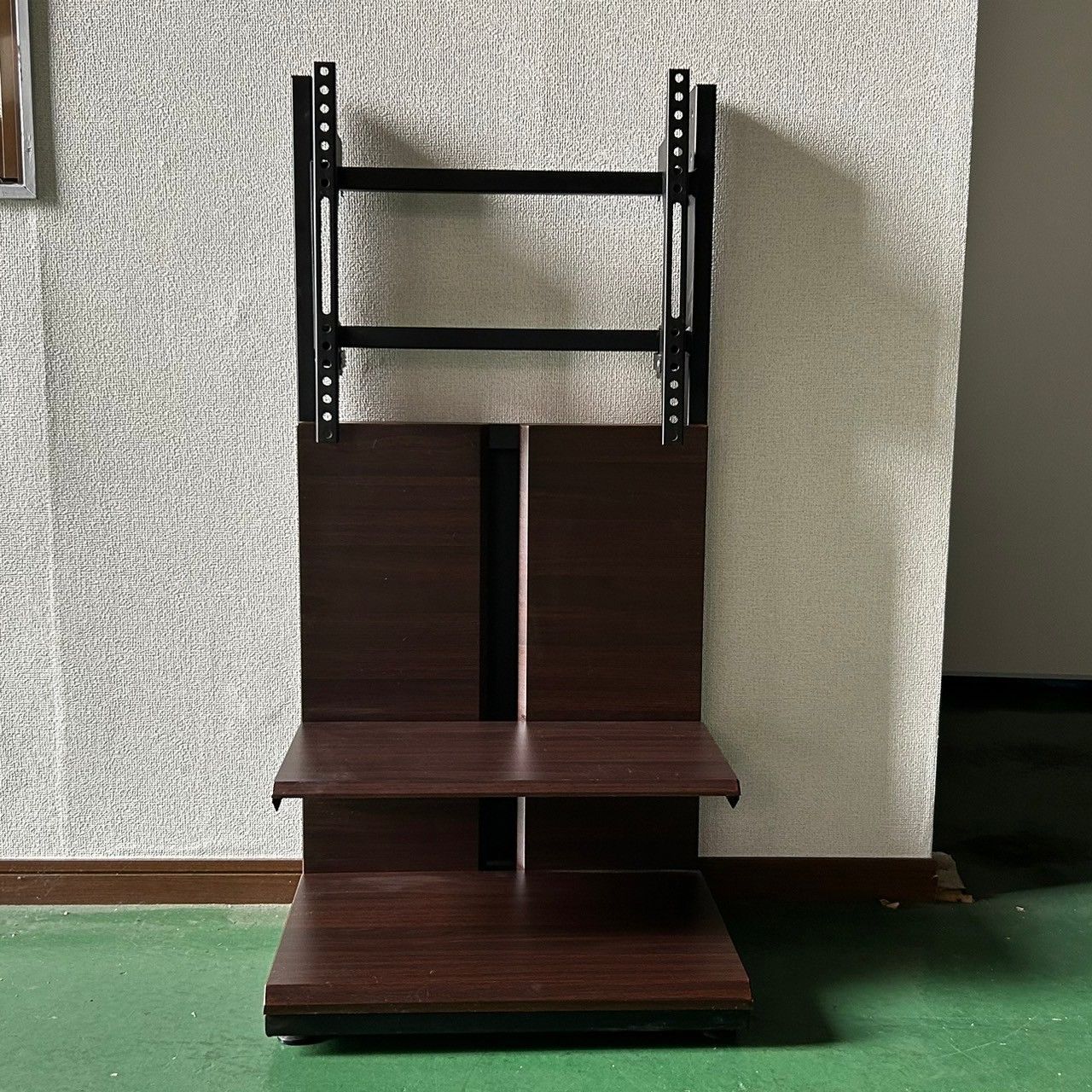 ハヤミ工産 壁寄せテレビスタンド(32V~49V型対) 【TIMEZ】KFシリーズ KF-650 (管理番号：OKU4522) - メルカリ