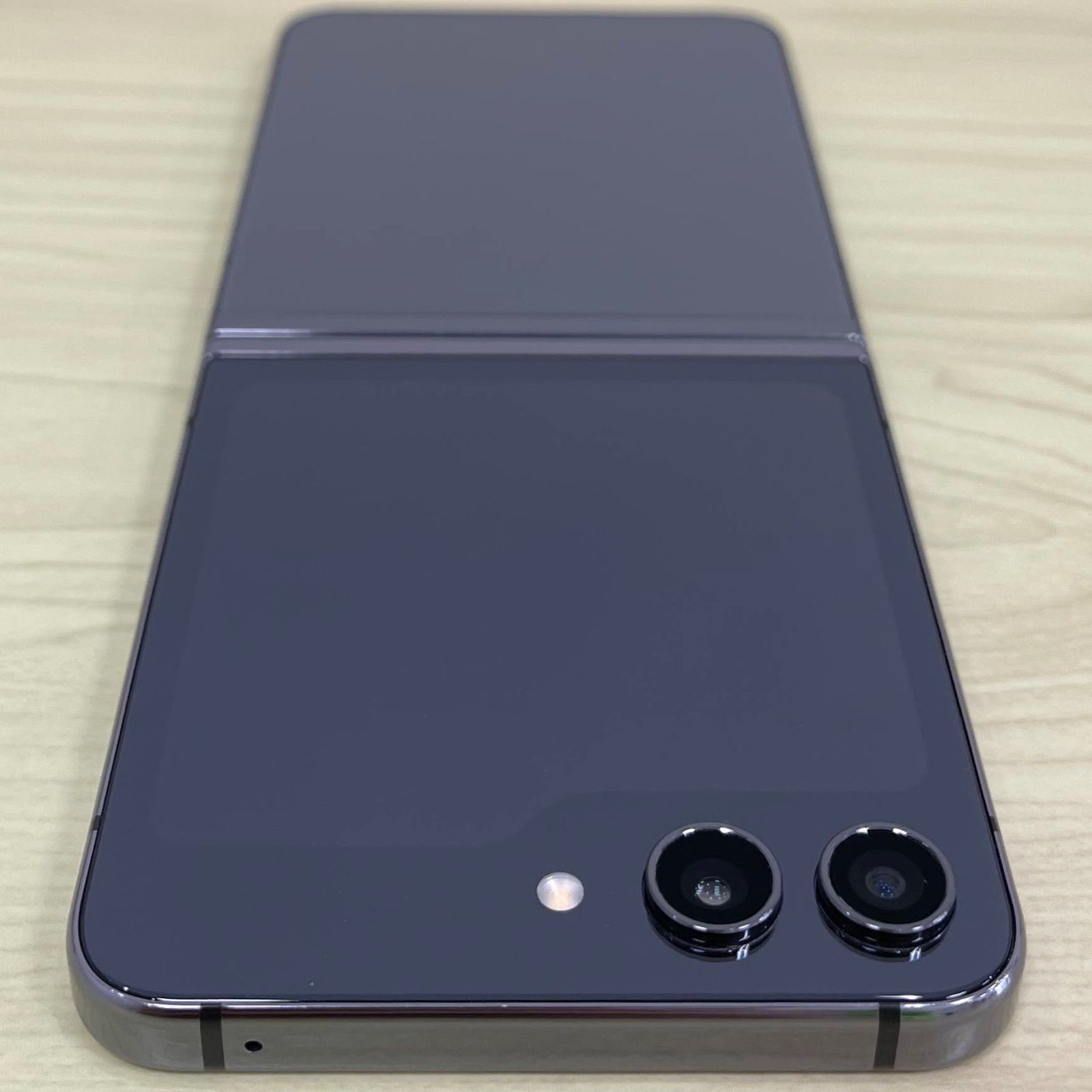 【極美品】GALAXY Z Flip5 SM-F7310 256GB 香港版SIMフリー 10949 - メルカリ