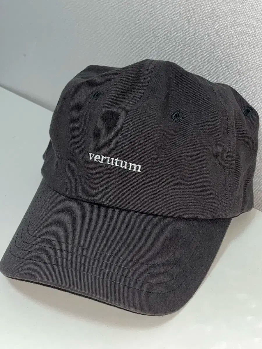 【雷市場（ポンジャン）商品韓国直送】 verutum VERUTUM(ヴェルタム) スモールロゴ ボールキャップ 帽子 - メルカリ