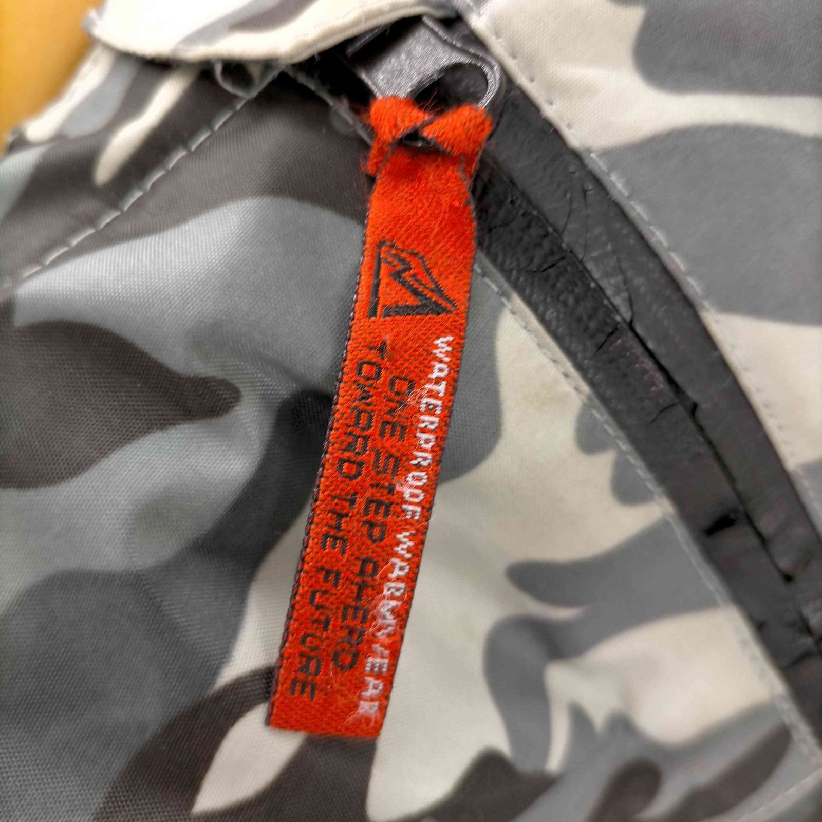 ユーズドフルギ USED古着 ONE STEP AHEAD TOWARD THE FUTURE