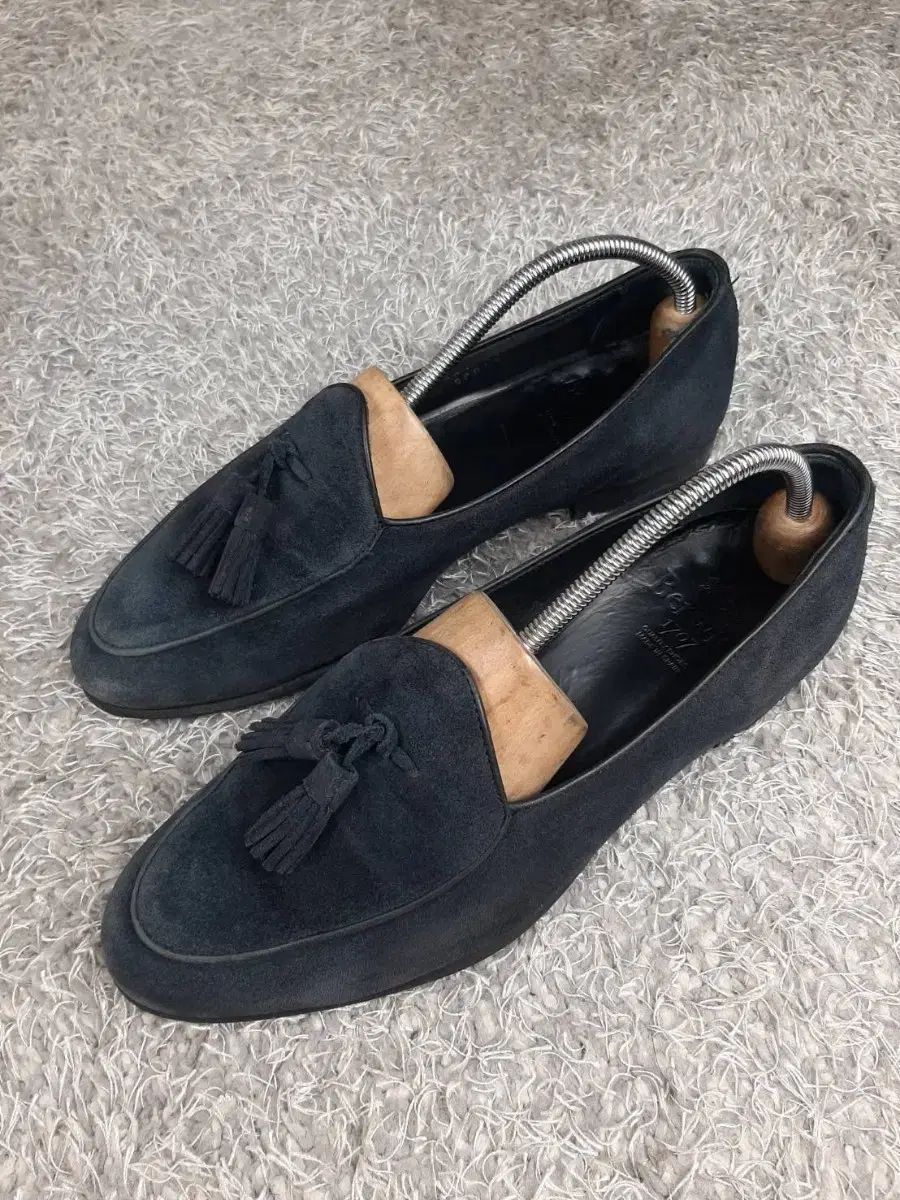 【雷市場（ポンジャン）商品韓国直送】 正規品 Berwick 1707 Berwick(バーウィック) スエード タッセルローファー EU41 ／ 260 - メルカリ