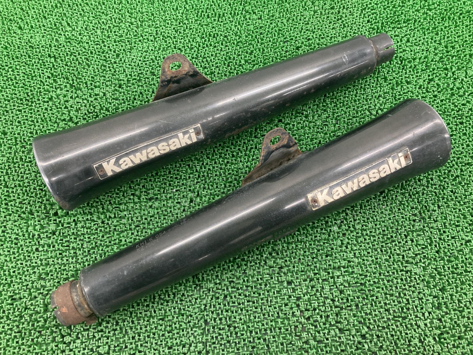KZ750N サイレンサーマフラー 左右 K054 カワサキ 純正 中古 バイク 部品 Spectre スペクター 米国 当時物 修復素材や ...