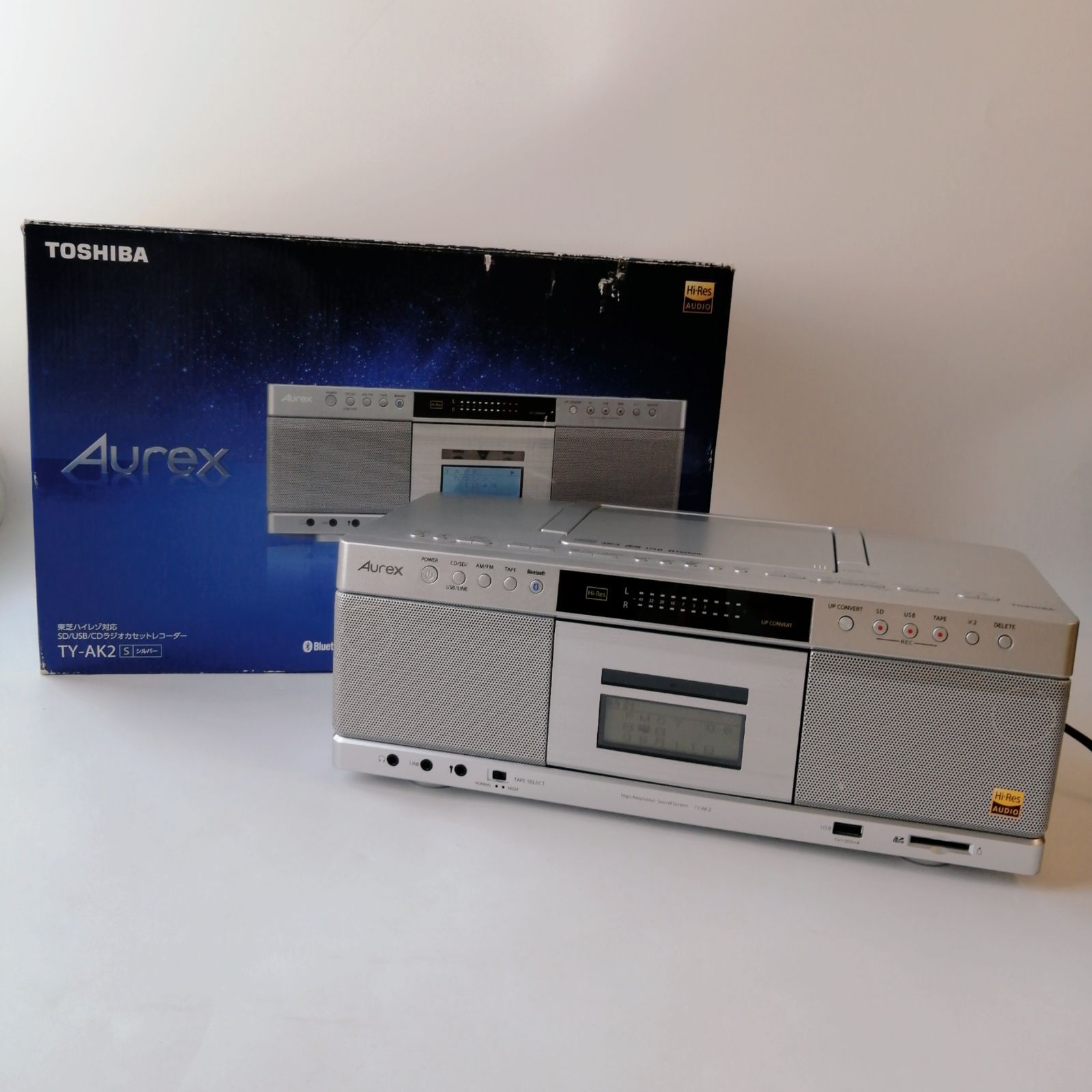 東芝 ハイレゾ対応SD/USB/CDラジオカセットレコーダー TY-AK2 シルバー TOSHIBA Aurex Bluetooth機能 外部入力対応 アップコンバート機能 シンセラジオ ...