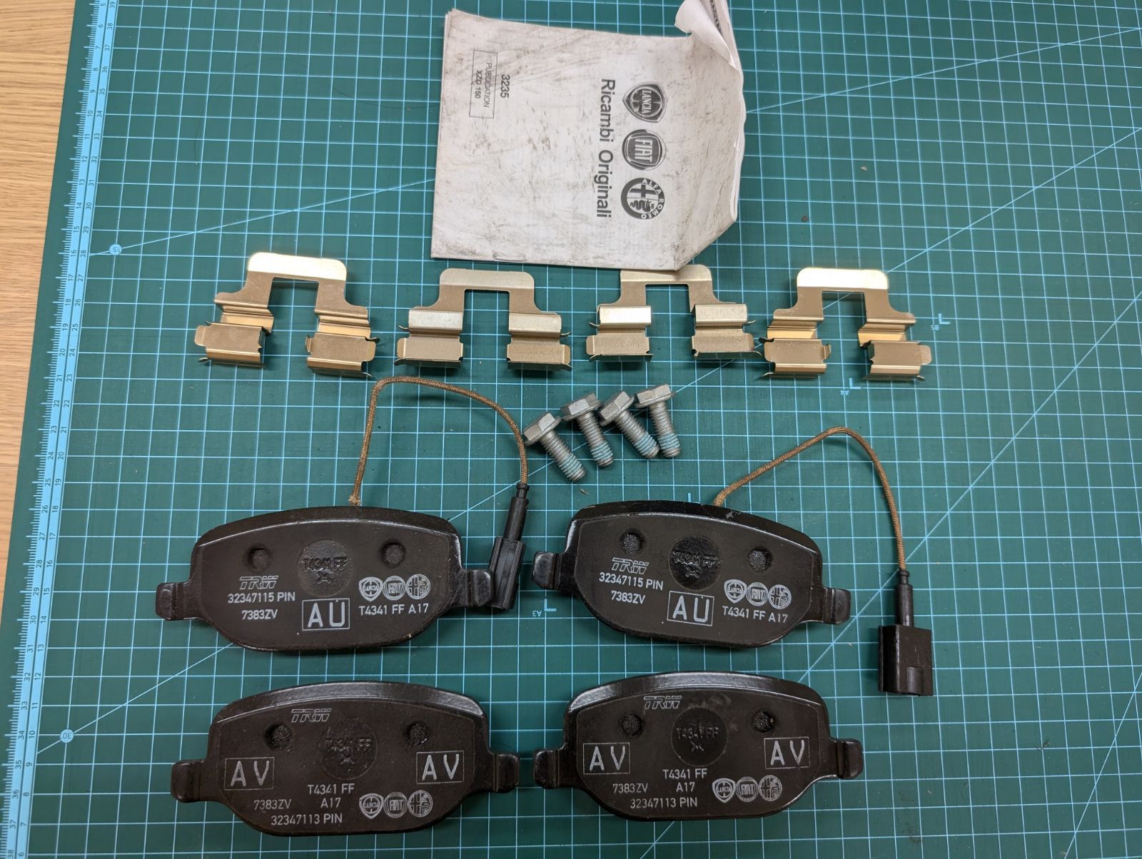 アルファロメオ フィアット ブレーキパッド フロント [77365542] ジュリエッタF - メルカリ