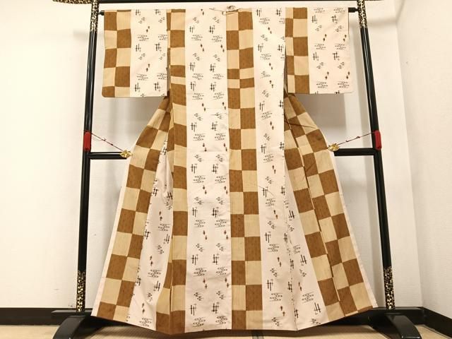 平和屋着物●上質な紬　琉球絣文様　正絹　逸品　AABA5247ph 平和屋着物○上質な紬 琉球絣文様 正絹 逸品 AABA5247ph - メルカリ