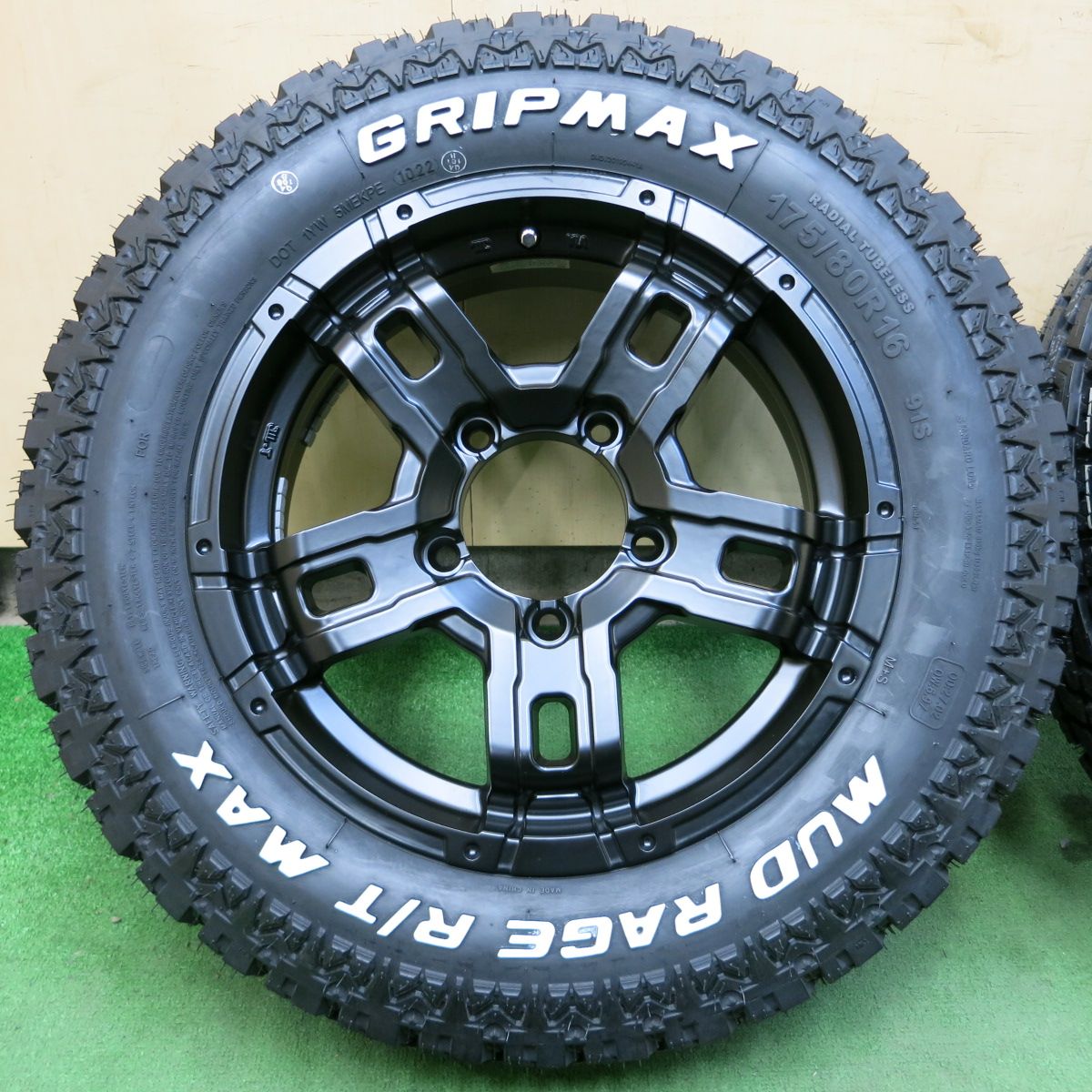 *送料無料*未使用！22年★ジムニー 等 175/80R16 GRIPMAX MUD RAGE R/T MAX BIGWAY B-MUD 16 ...